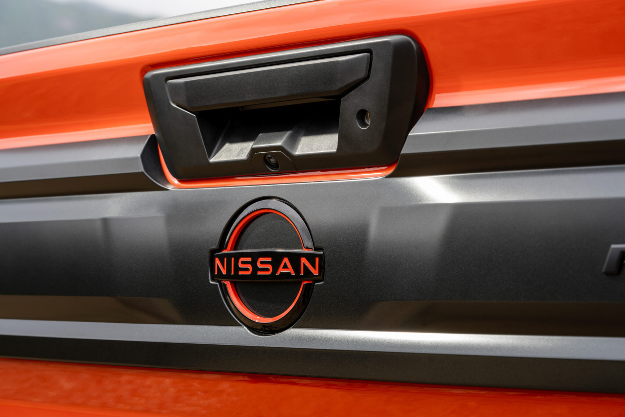 2025 Nissan Frontier Gets Bigger Screen And More Long-Bed Options ...
