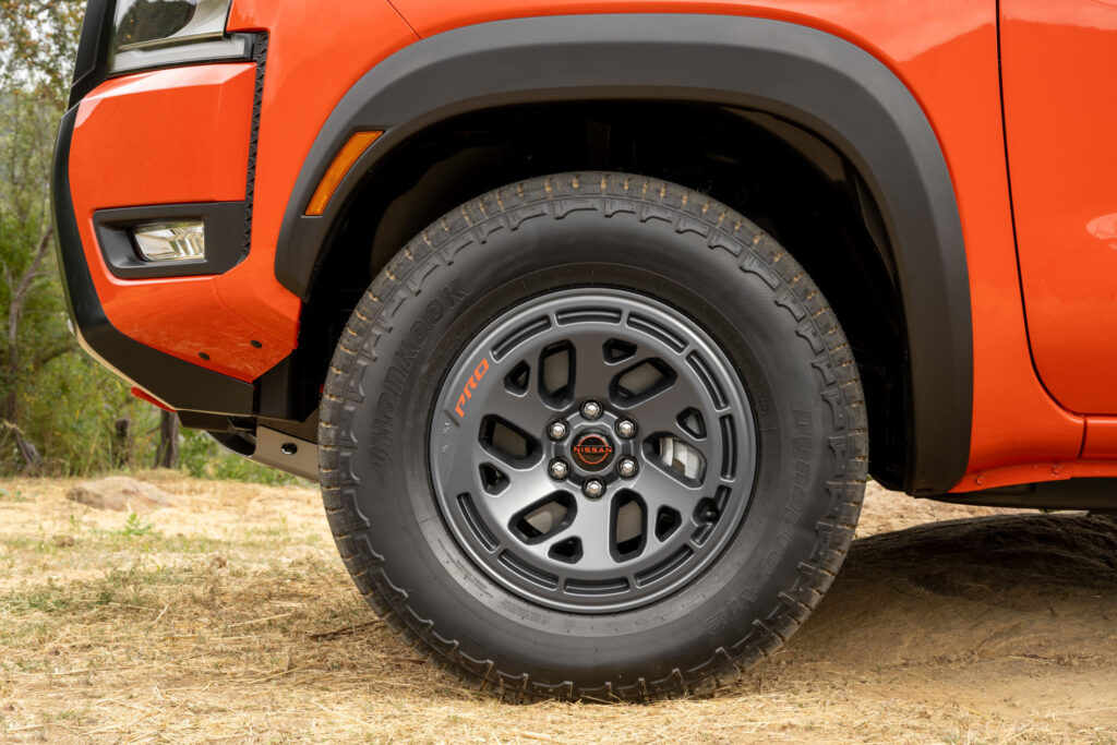 2025 Nissan Frontier Gets Bigger Screen And More Long-Bed Options | Carscoops