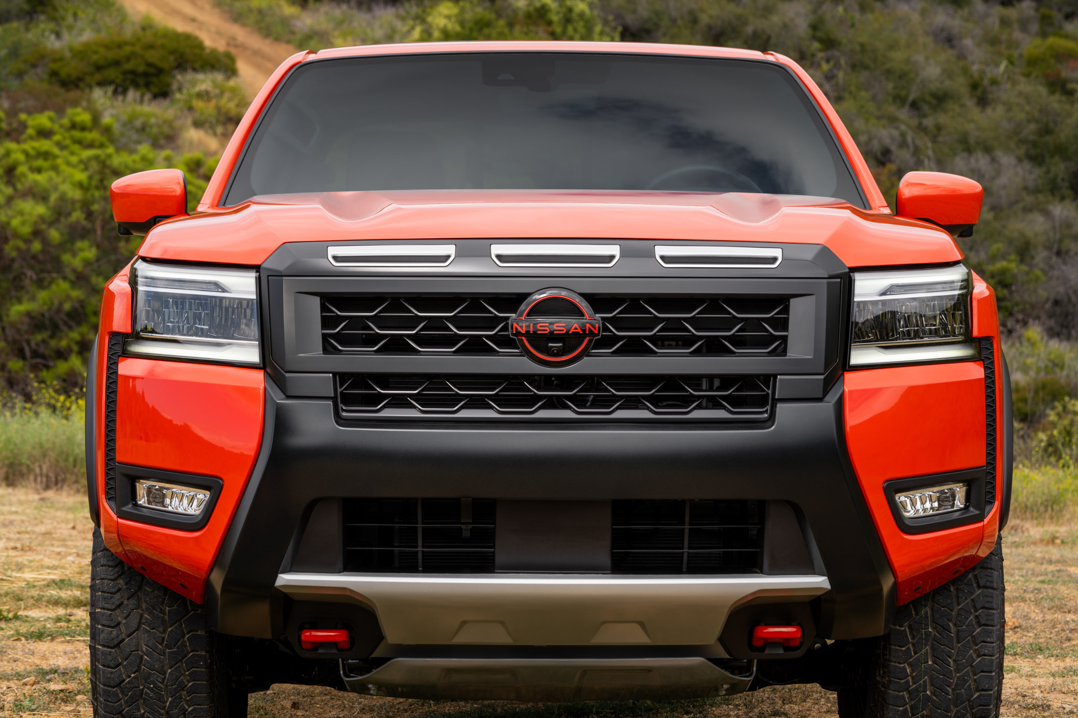 2025 Nissan Frontier Gets Bigger Screen And More Long-Bed Options ...