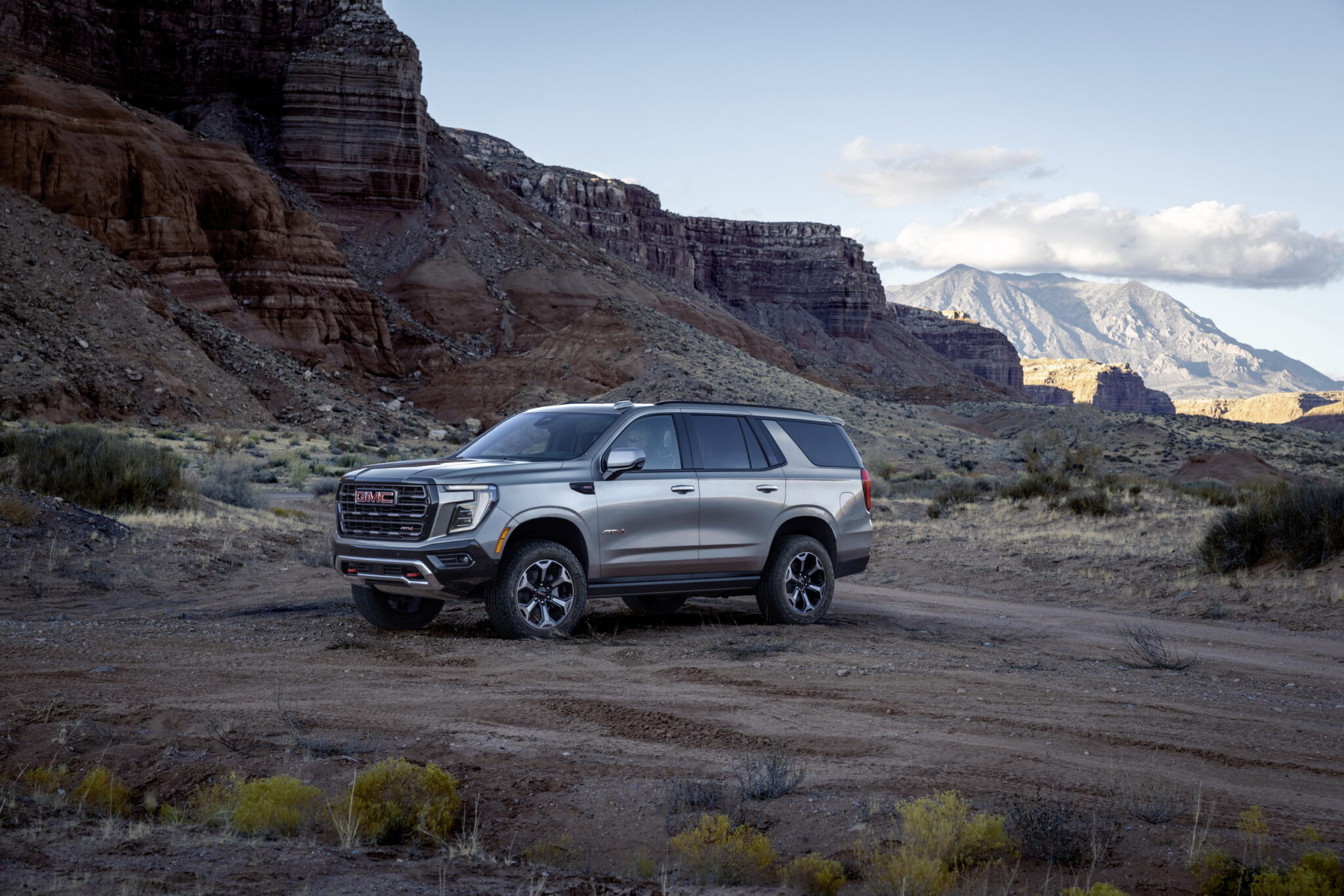 2025 GMC Yukon Gets A Much-Needed Interior Overhaul And Beefier Diesel ...
