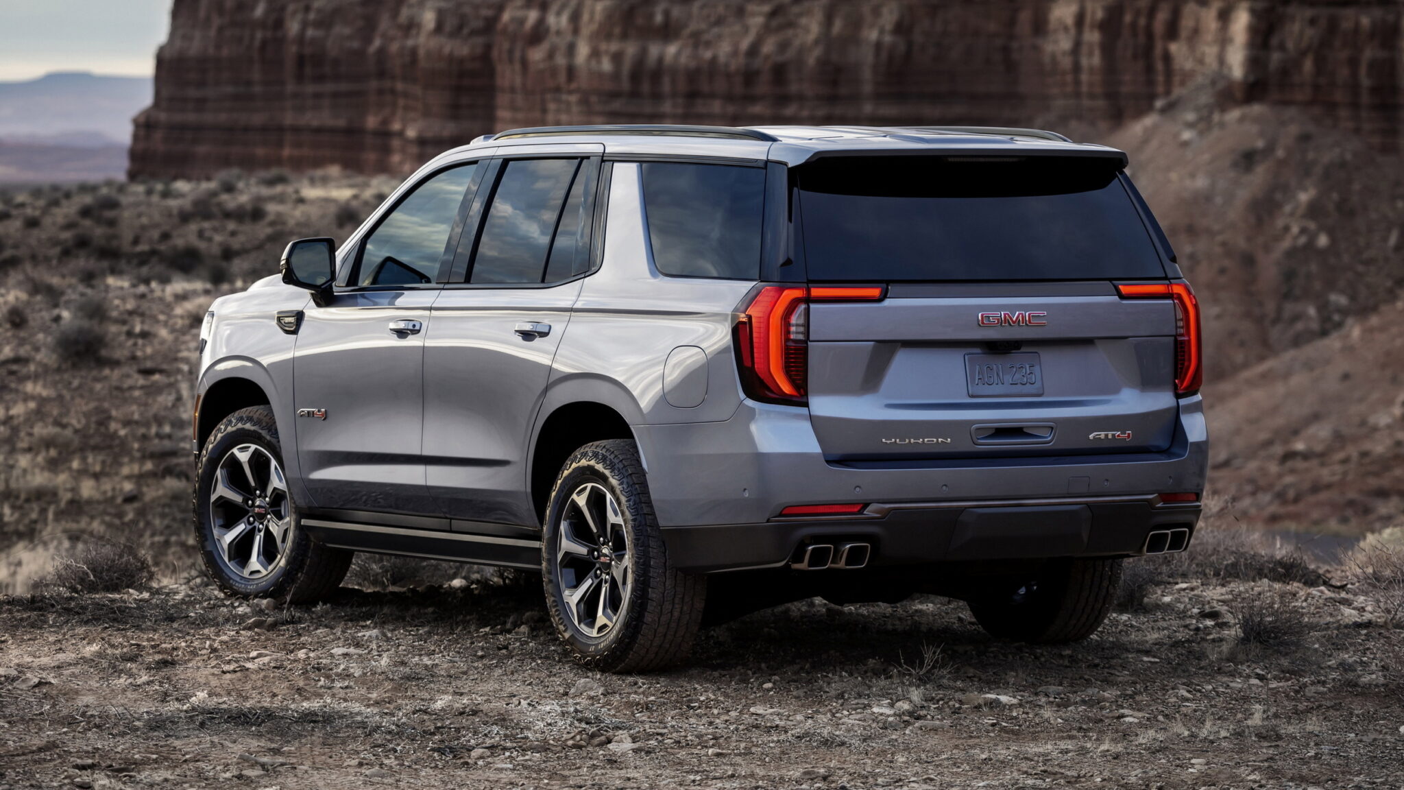 2025 GMC Yukon Gets A Much-Needed Interior Overhaul And Beefier Diesel ...