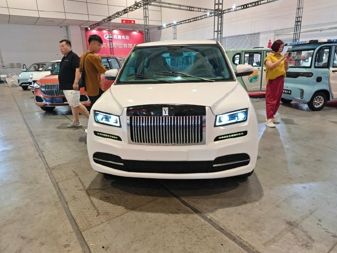 Tiny Rolls-Royce And Maybach Clones Are The Cutest Things You’ll See ...