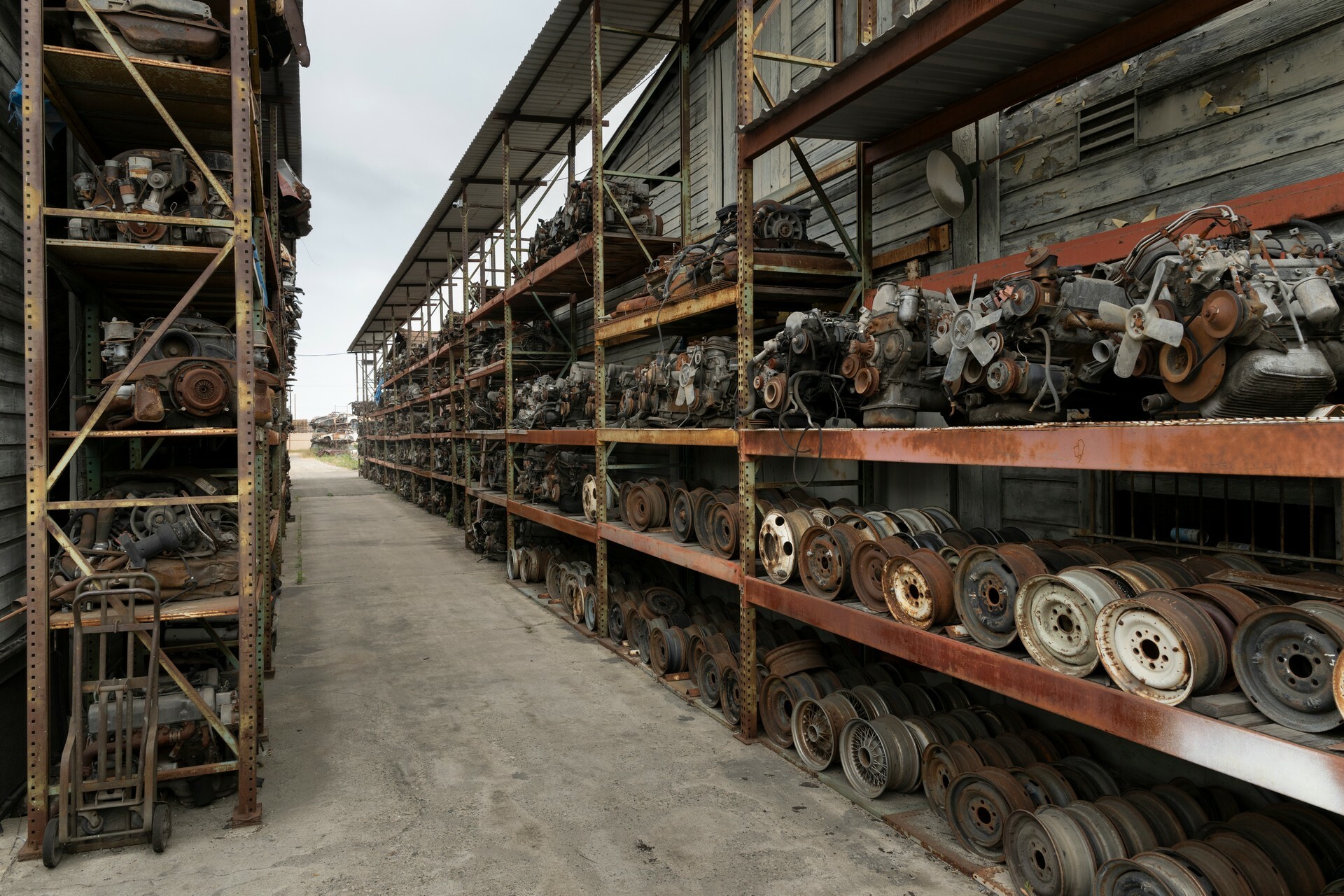 LA Junkyard Hides Treasure Trove Of Million-Dollar Classics Left To Rot ...