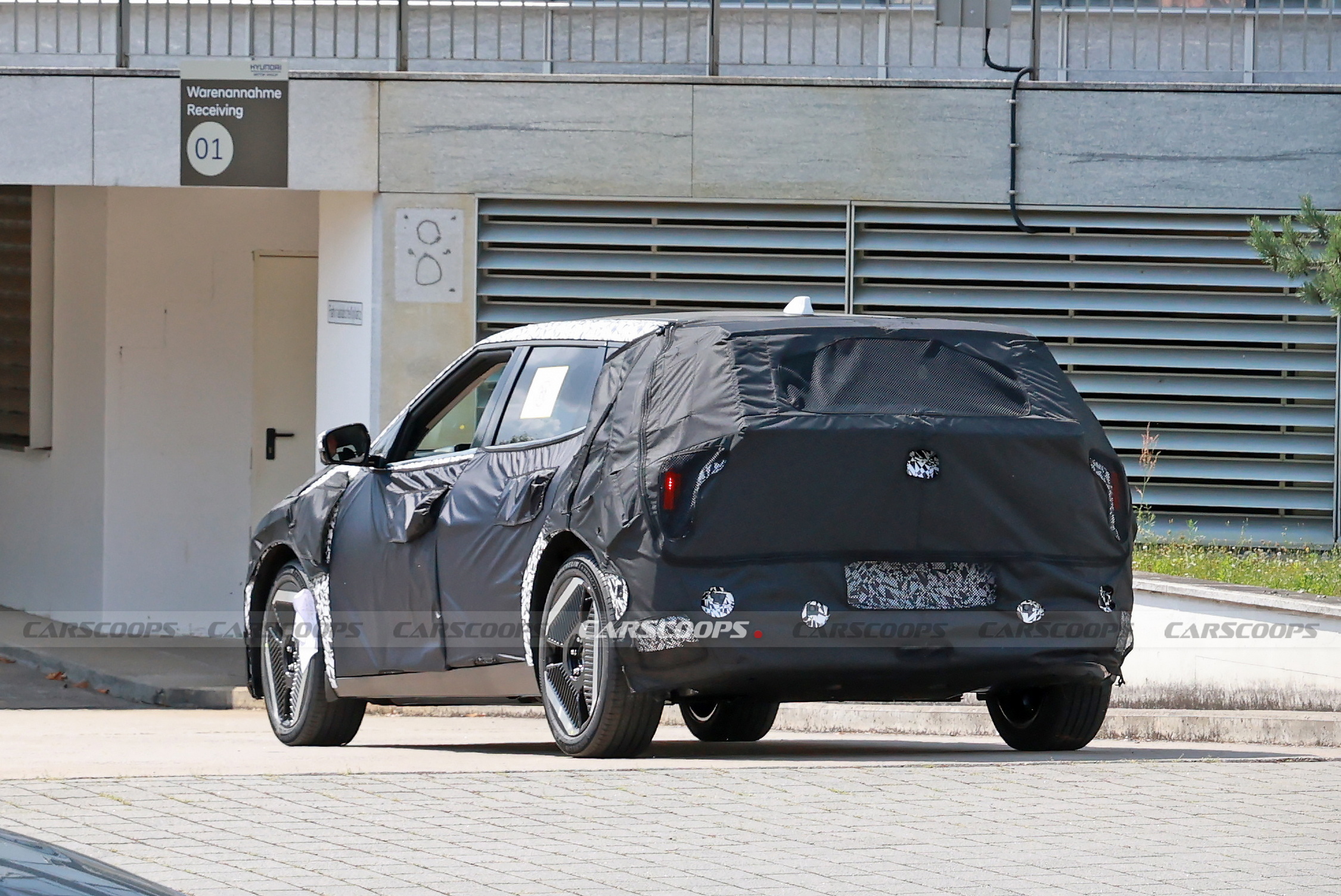 2026 Kia EV4 Spied With A New Bodystyle, Looking Like A Mini-EV6 ...
