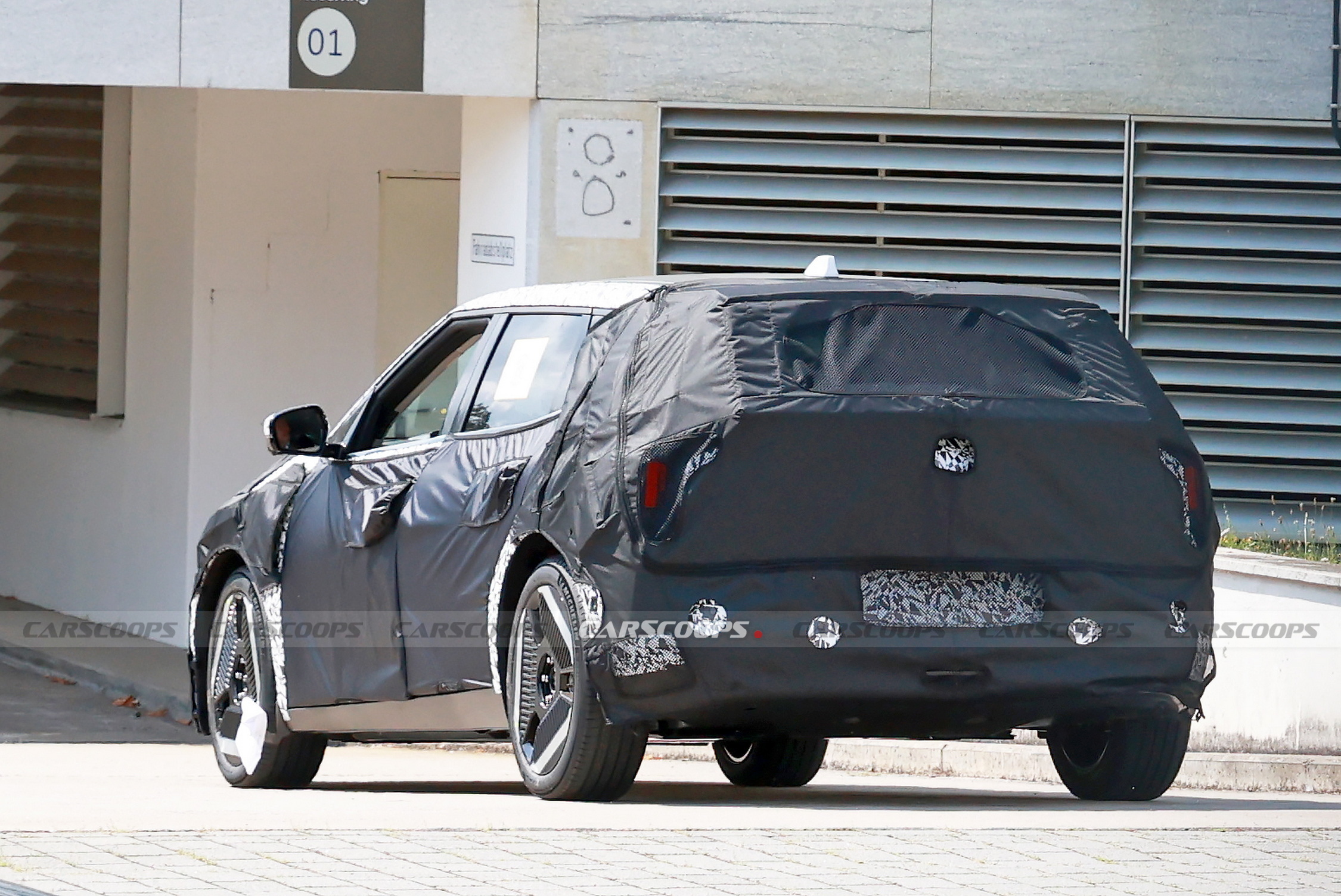 2026 Kia EV4 Spied With A New Bodystyle, Looking Like A Mini-EV6 ...