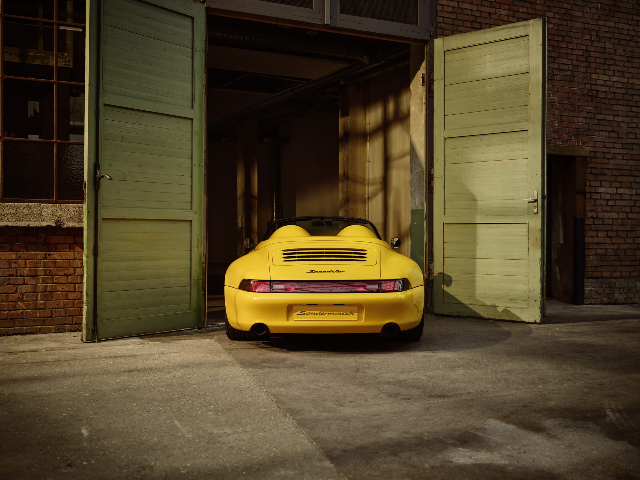 Porsche Builds A Ridiculous One-Off 993 Speedster For Obsessed ...