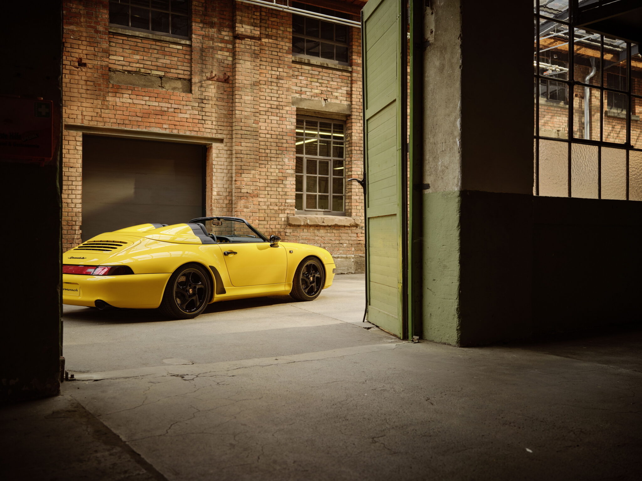 Porsche Builds A Ridiculous One-Off 993 Speedster For Obsessed ...
