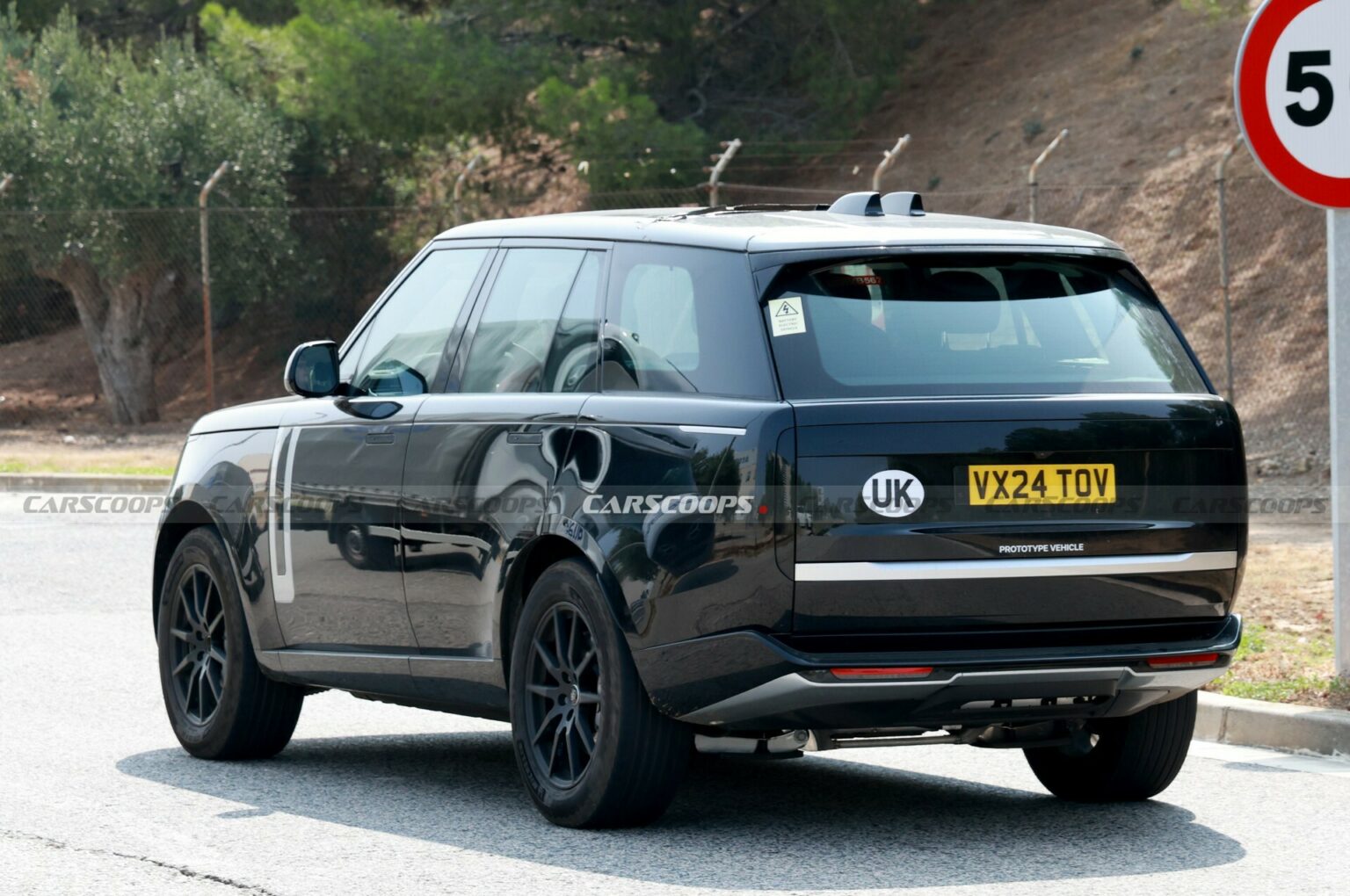Range Rover Electric Looks Ready To Tackle The Streets Of Beverly Hills ...