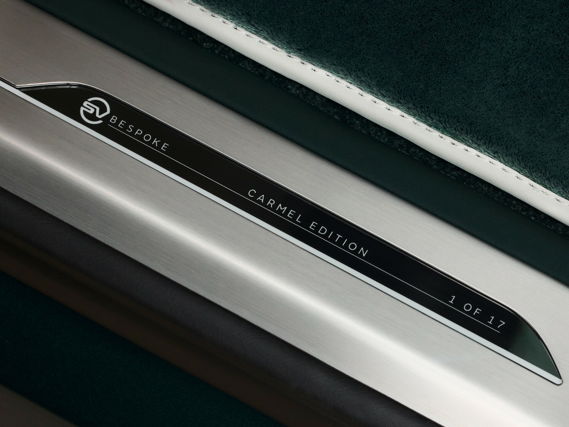 Range Rover’s $370,000 SV Carmel Edition Features 24k Gold Accents And ...