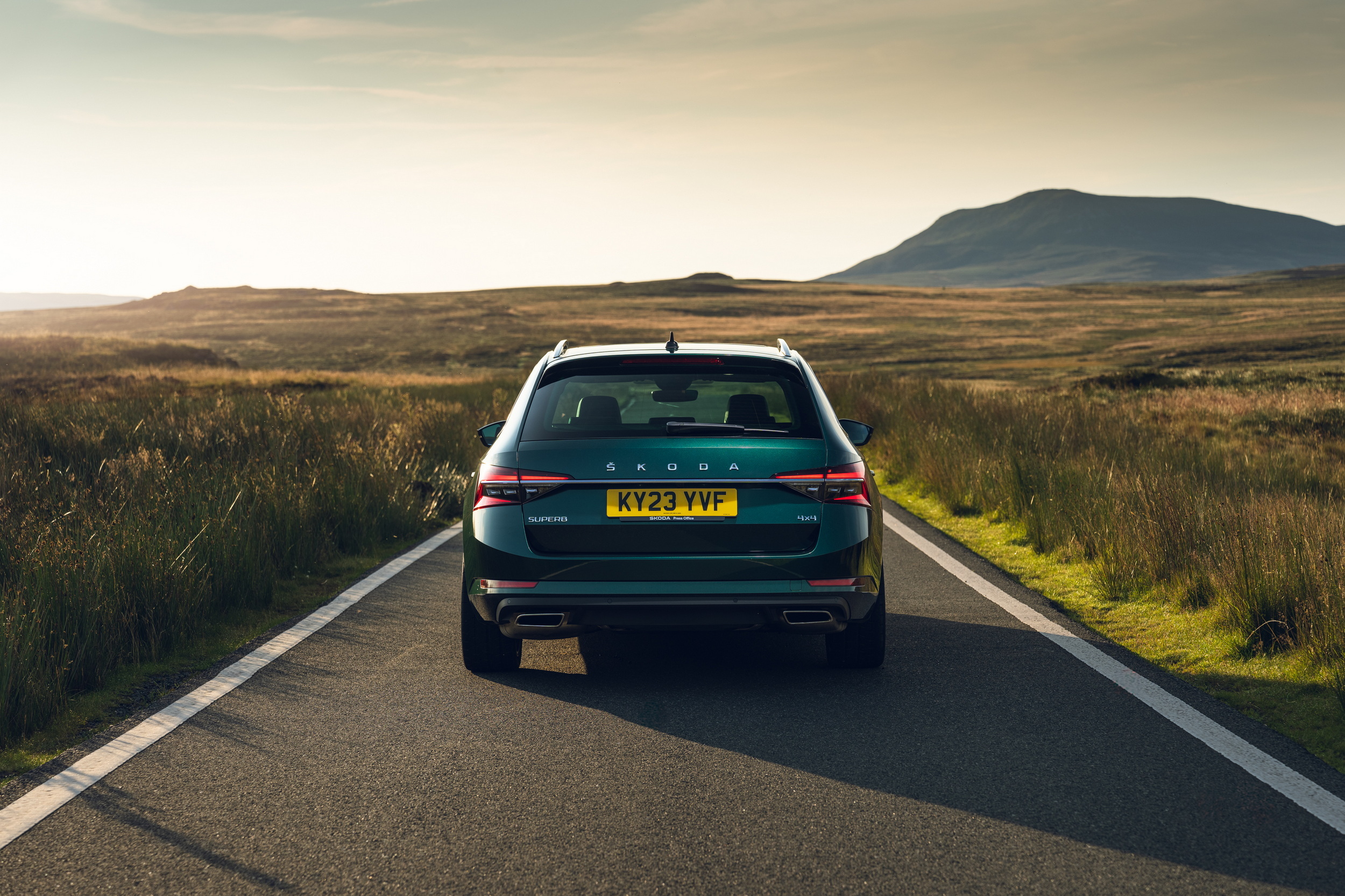 Skoda’s One-Off Superb Sleeper Edition Outmuscles Audi’s RS4 Avant ...