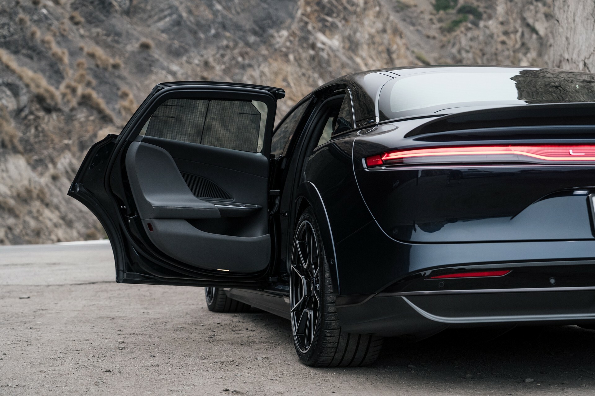 Lucid Teases $50K Mid-Size SUV As It Readies L4 Autonomous Driving ...