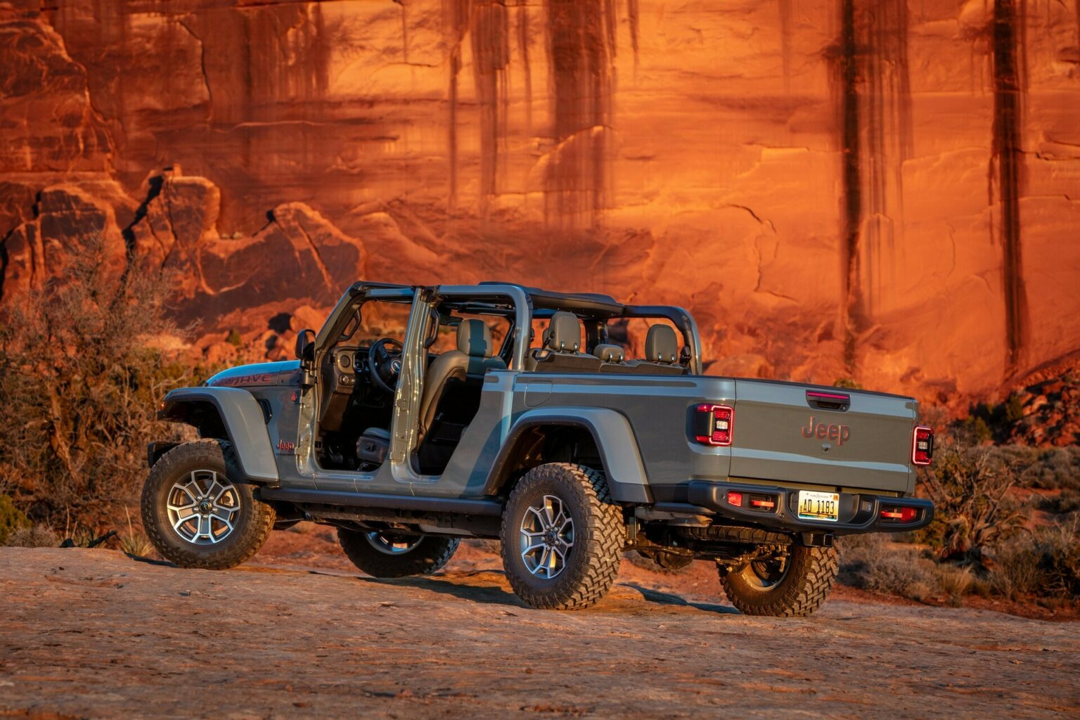 2025 Jeep Gladiator Ditches Manual, Moves Further Upmarket | Carscoops