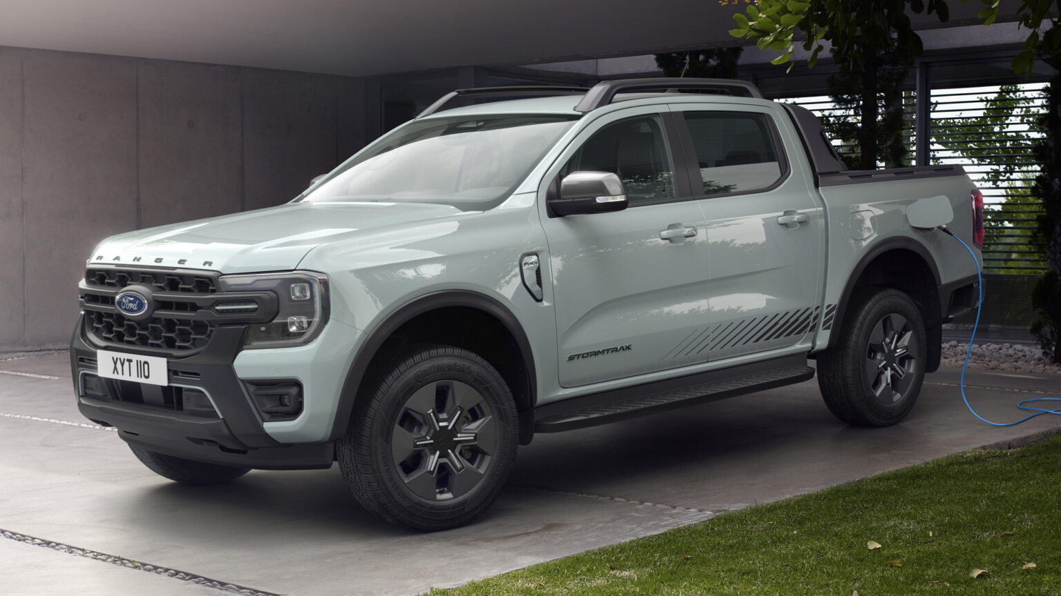 2025 Ford Ranger PHEV Debuts With 275 HP And A 28-Mile EV Range | Carscoops