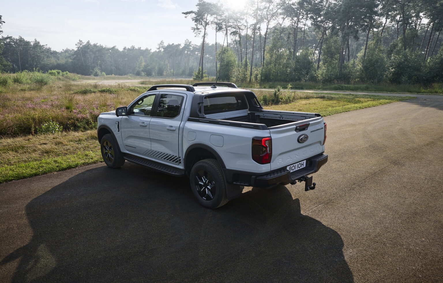 2025 Ford Ranger PHEV Debuts With 275 HP And A 28-Mile EV Range | Carscoops
