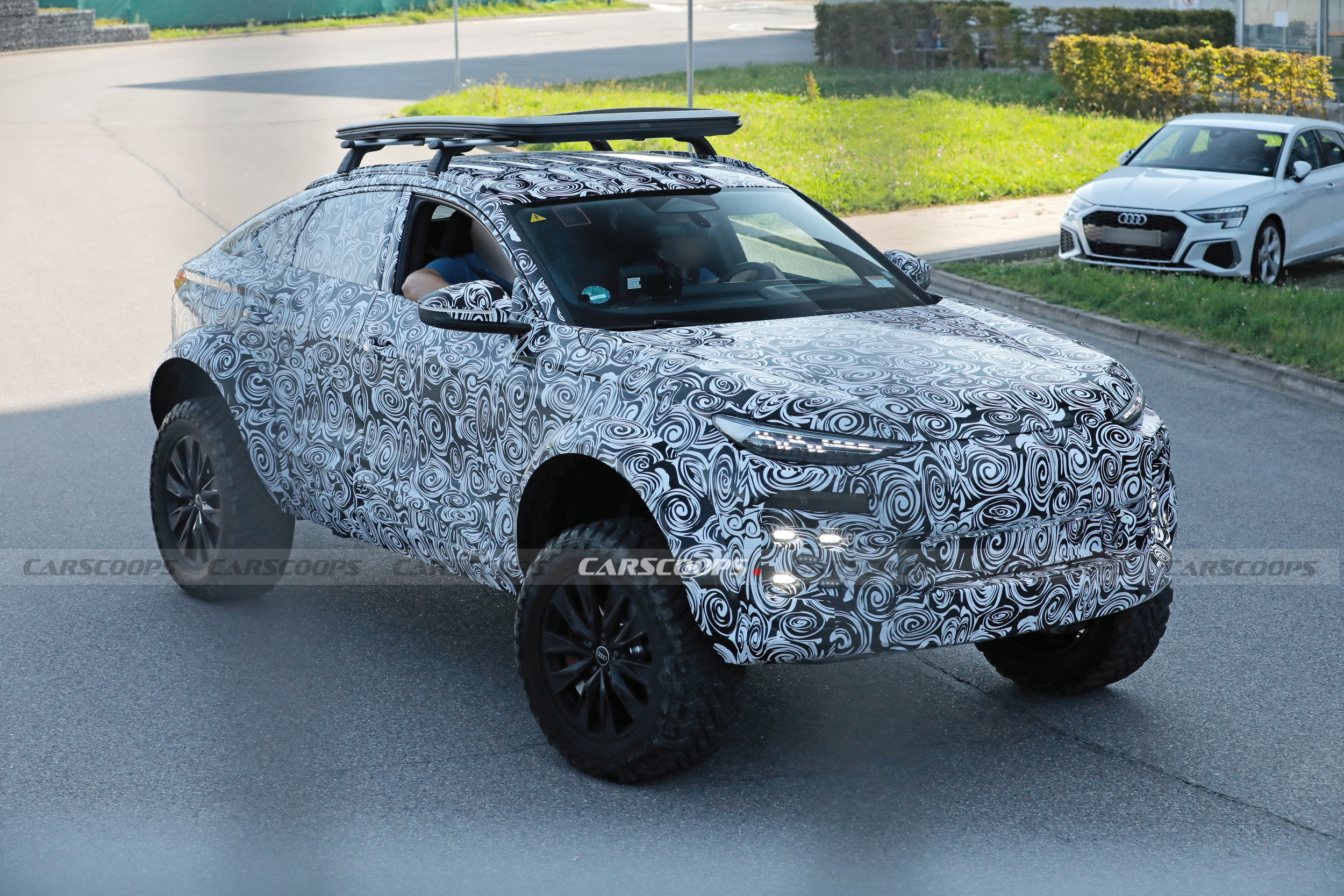 Audi Q6 Sportback E-Tron Prototype Looks Wild In Dakar-Inspired Spec ...