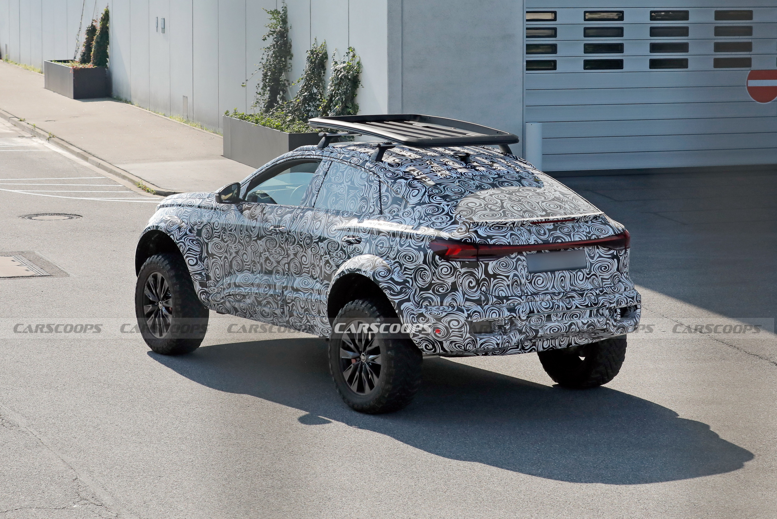 Audi Q6 Sportback E-Tron Prototype Looks Wild In Dakar-Inspired Spec ...