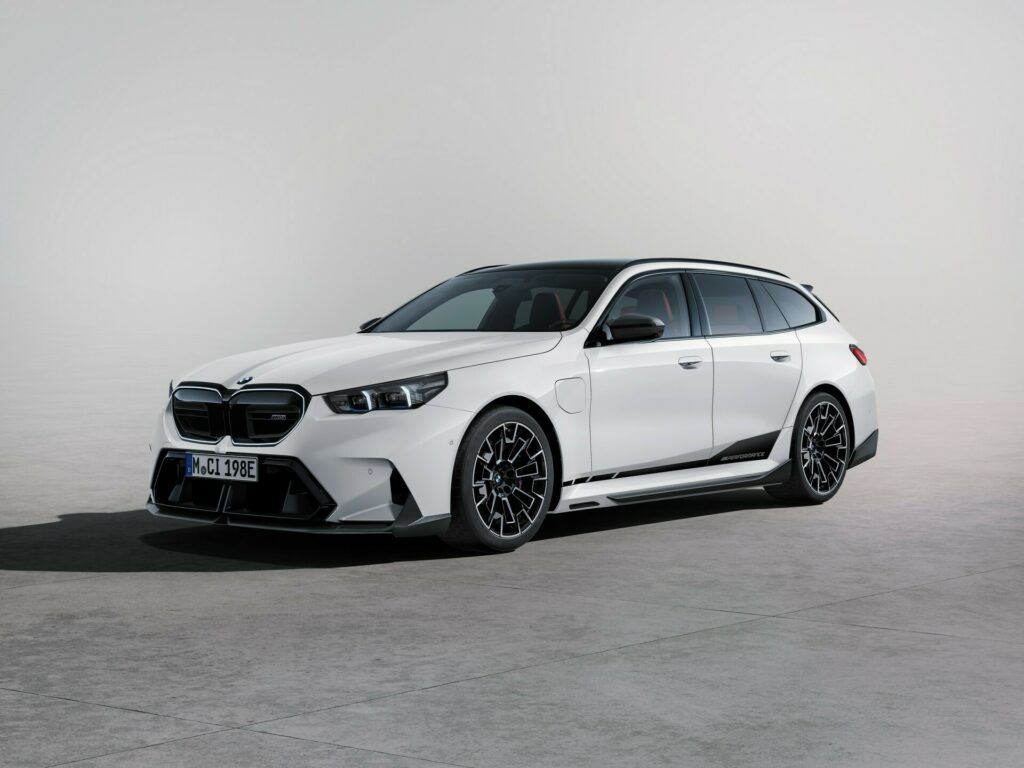 BMW M5 Touring Gets M Carbon Parts, Still Weighs Like A Small Planet ...