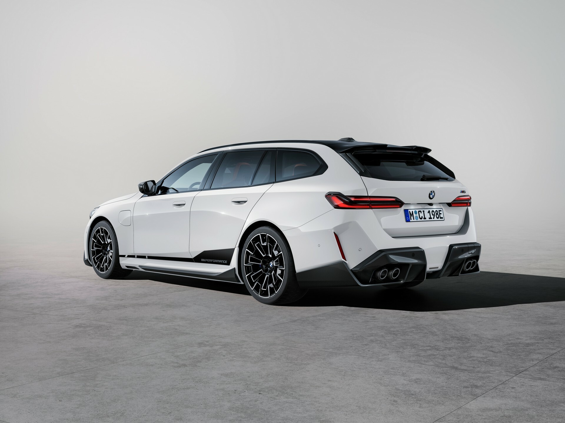 BMW M5 Touring Gets M Carbon Parts, Still Weighs Like A Small Planet ...