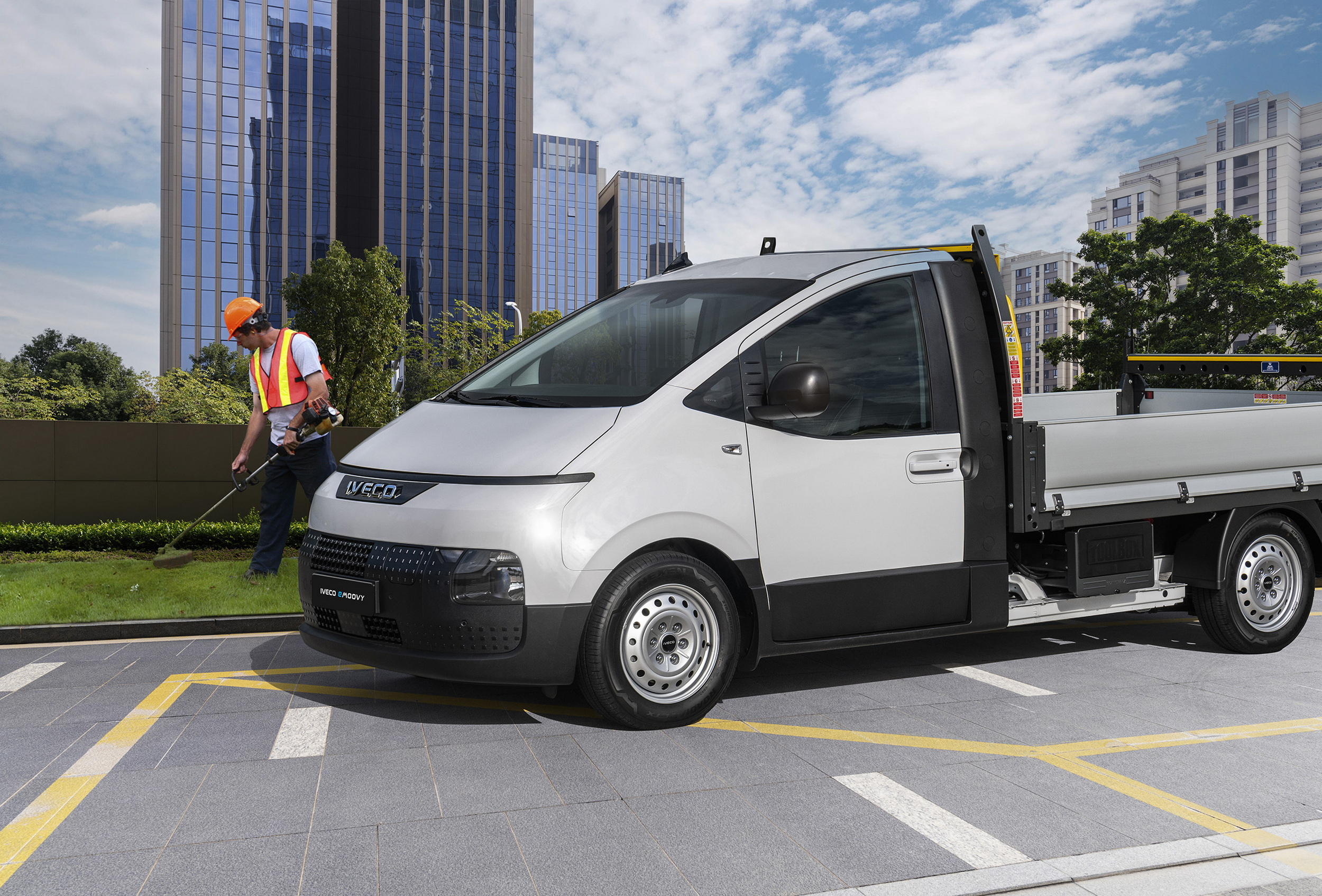Iveco eMoovy Is An Electric Van Based On The Hyundai Staria | Carscoops