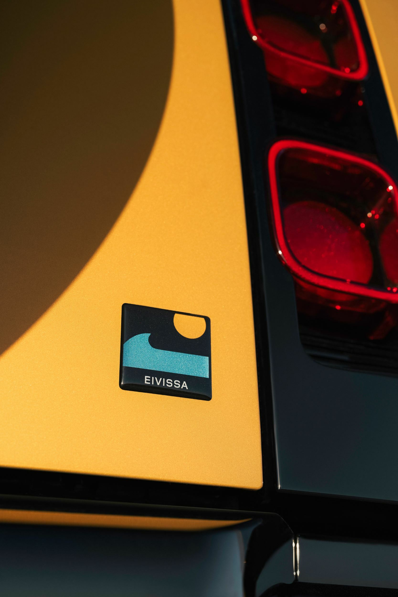 Land Rover Defender Ibiza-Inspired “Eivissa” Specials Are Limited To 6 ...