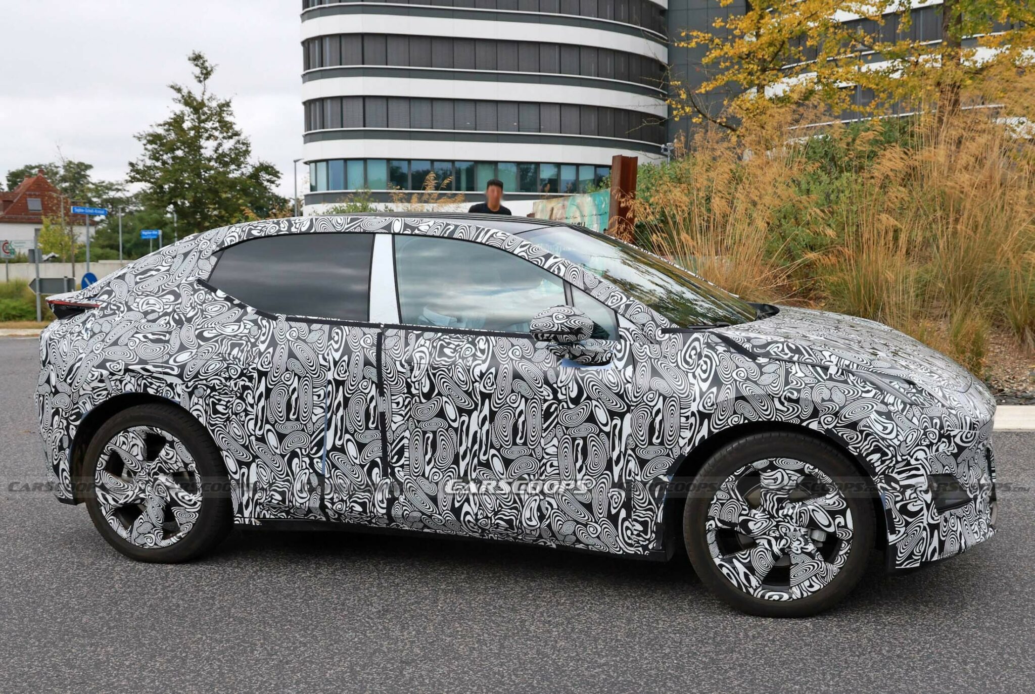 Lynk & Co Z20 Is A Face-Swapped, Fastback Zeekr X EV | Carscoops