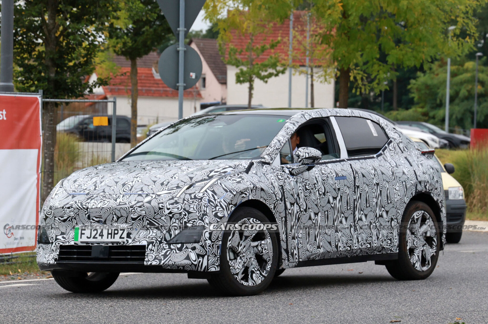 Lynk & Co Z20 Is A Face-Swapped, Fastback Zeekr X EV | Carscoops