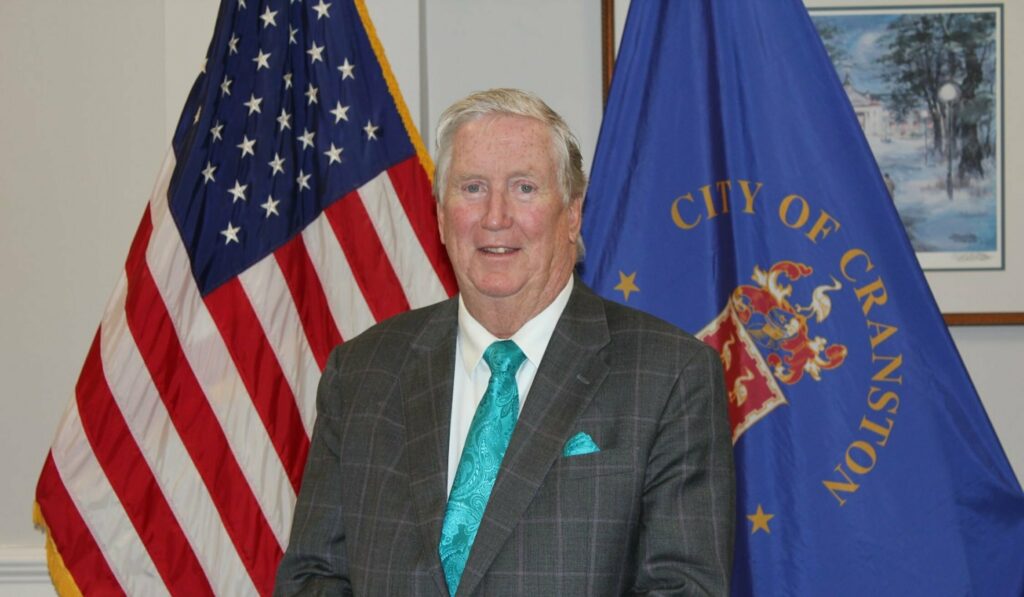 Rhode Island Mayor Accused Of Taking Classic MGB Without Paying | Carscoops