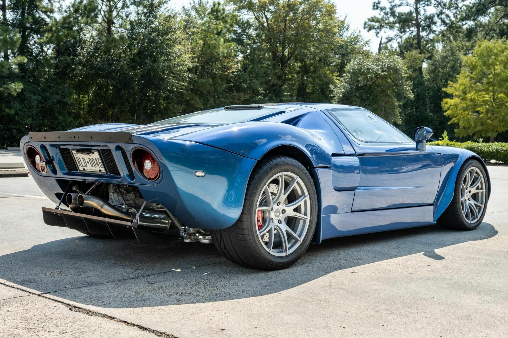 This Is Not A Ford GT, It’s A Superlite GT-R | Carscoops