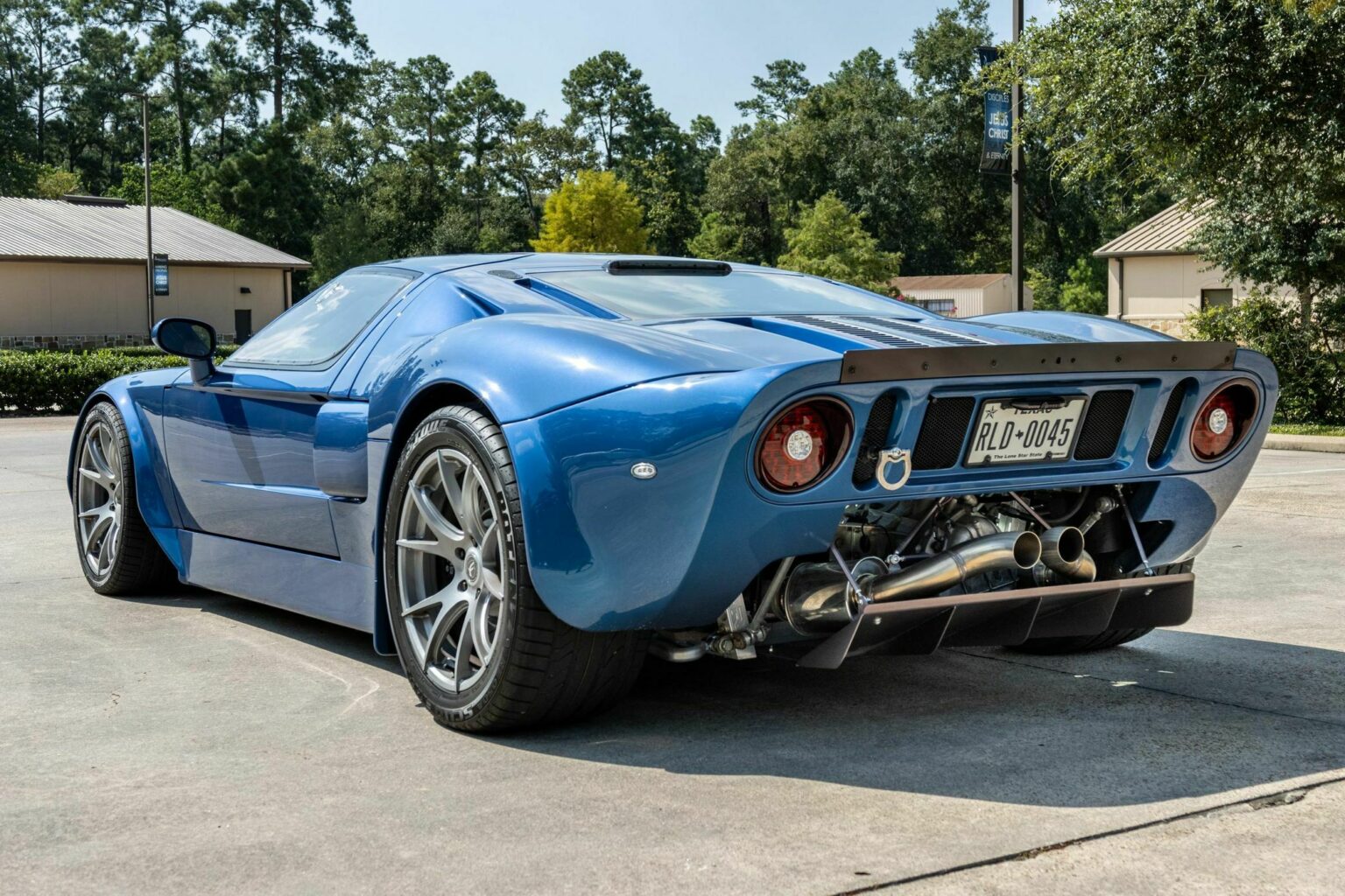 This Is Not A Ford GT, It’s A Superlite GT-R | Carscoops