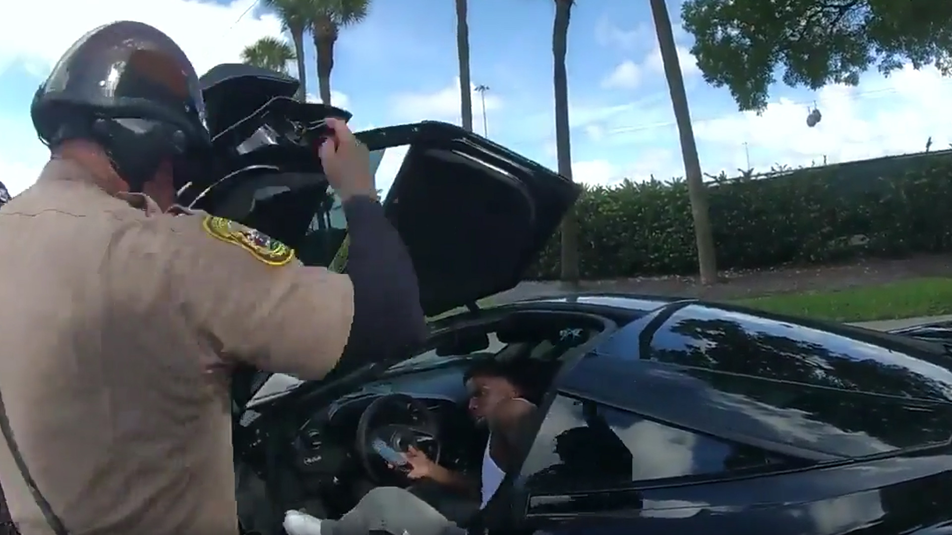 Tyreek Hill’s Viral McLaren Stop Results In Miami Cop Being Put On ...