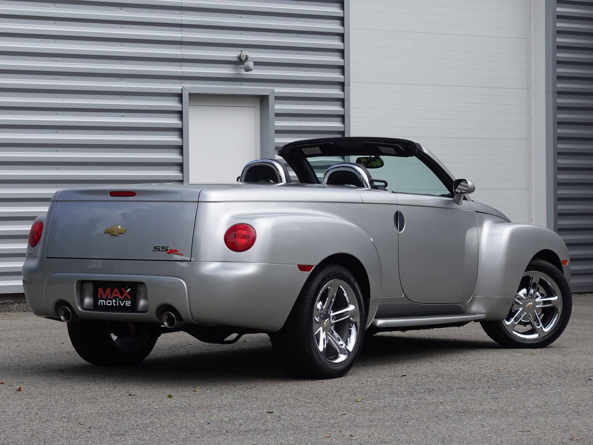 Near Delivery-Mileage 2006 Chevy SSR Listed For BMW Z4 Money | Carscoops