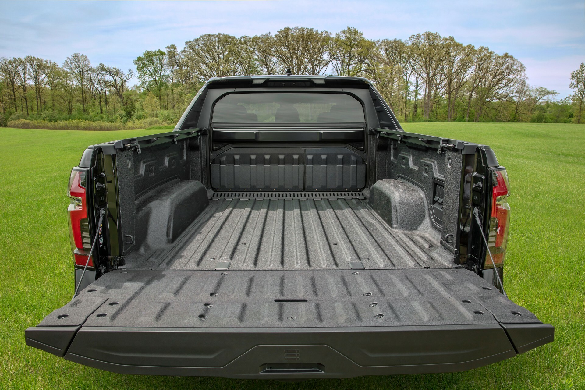 Chevy Expands 2025 Silverado EV Range With New LT And Battery Options ...