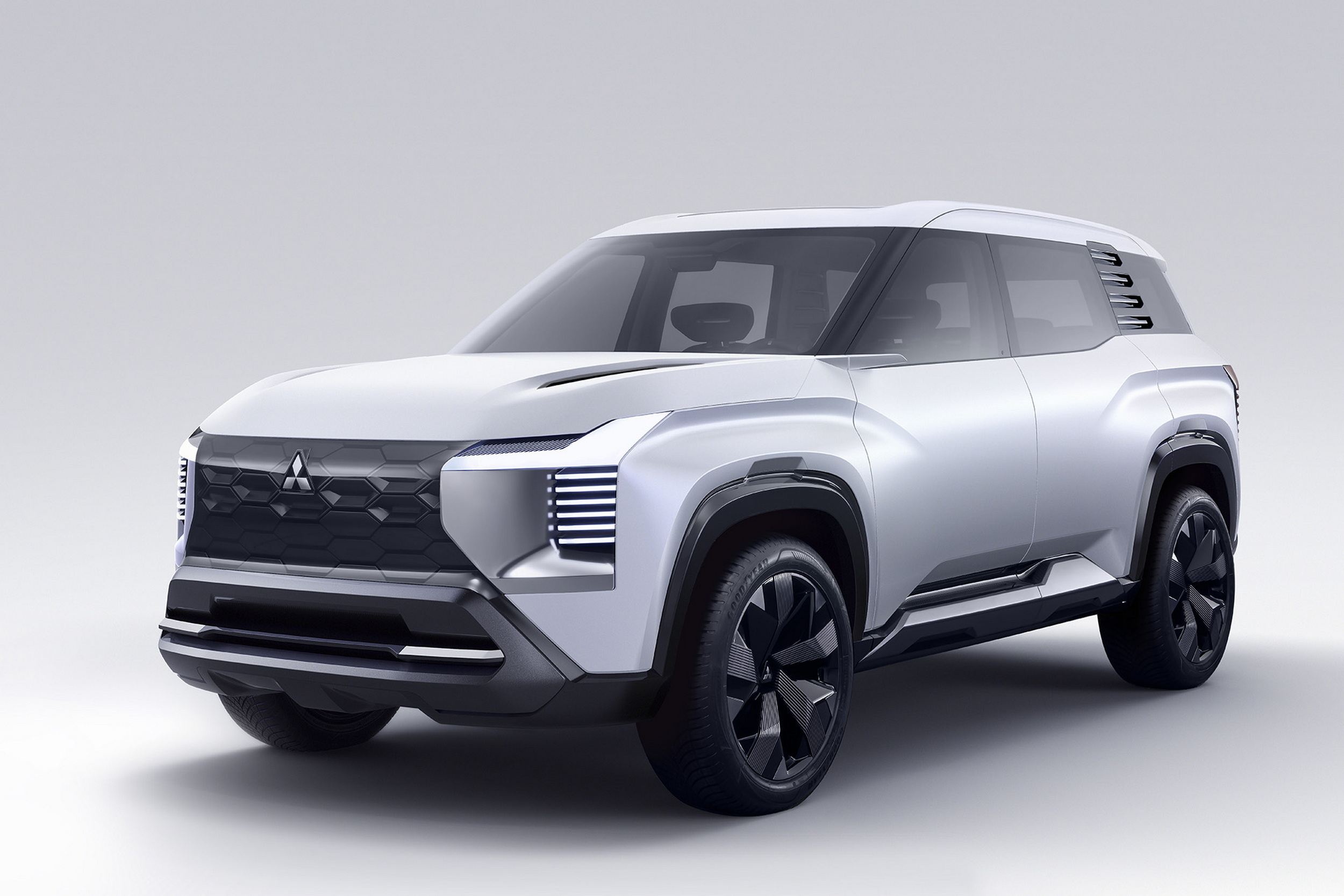 Mitsubishi DST Concept Previews 7-Seater SUV With Boxy Looks For Asia | Carscoops