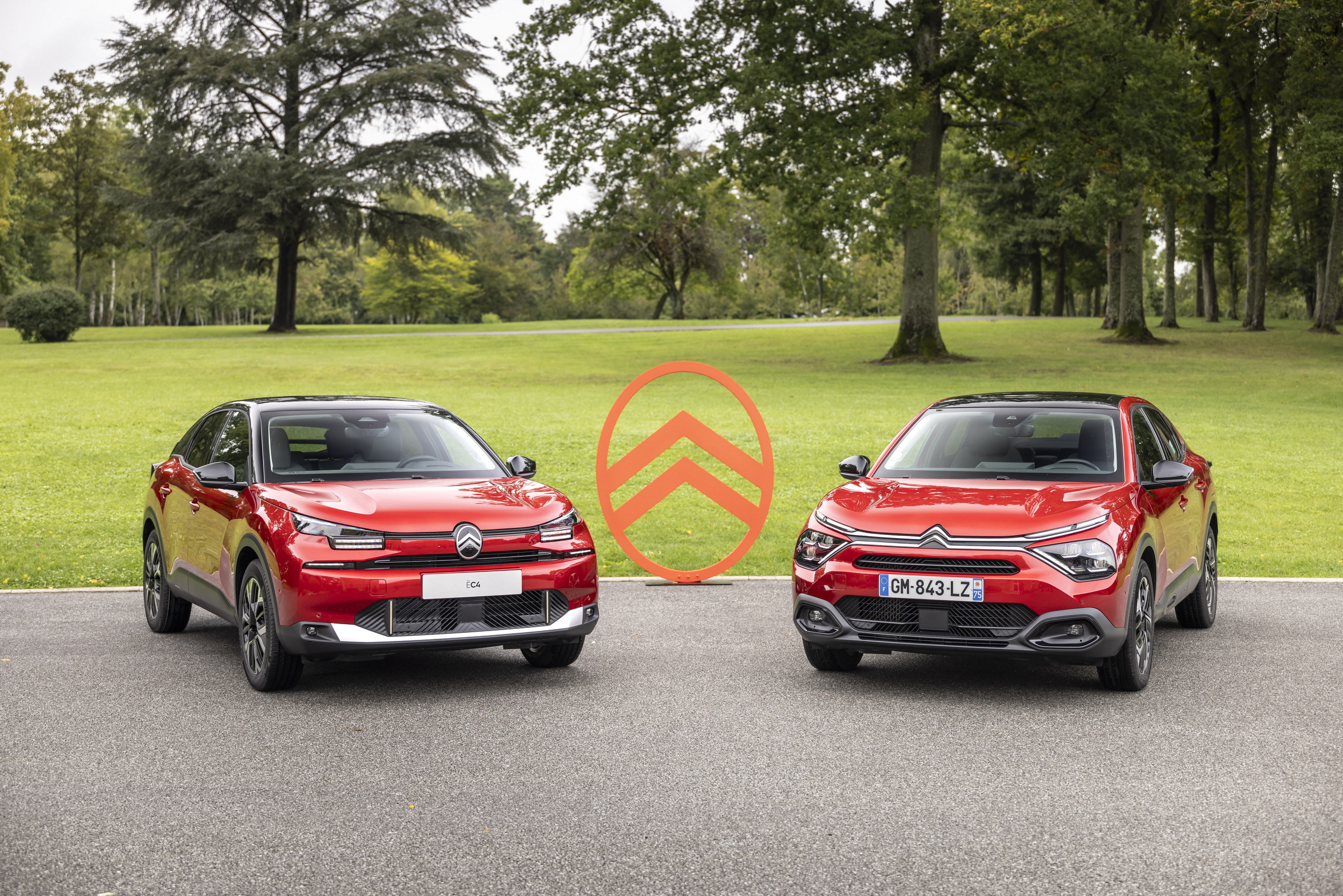2025 Citroen C4 And C4 X Debut In Paris With A New Face | Carscoops