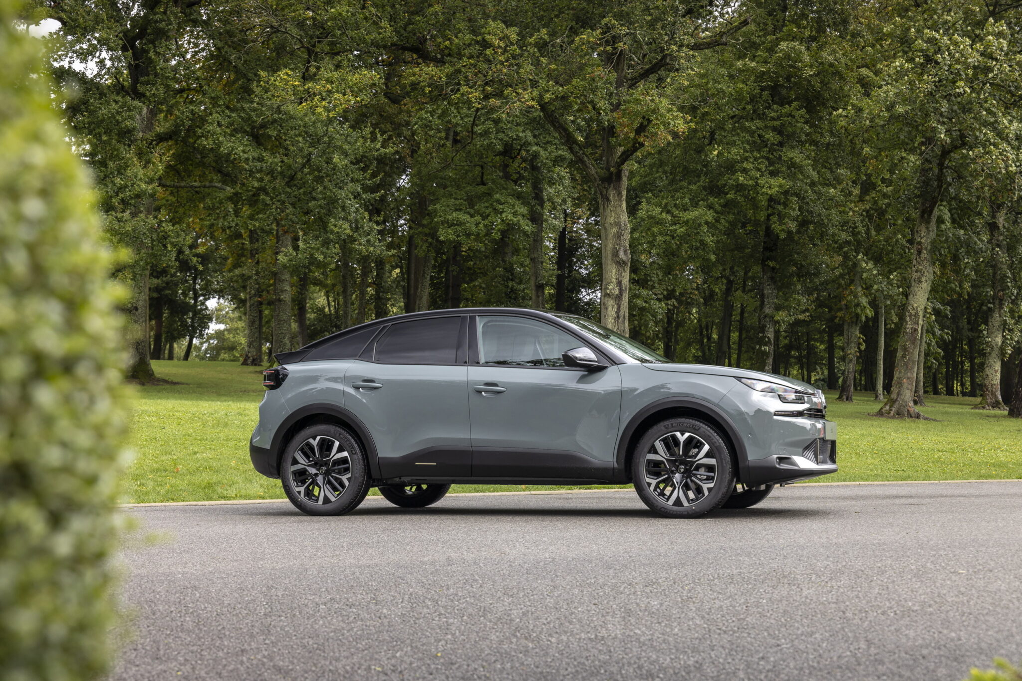 2025 Citroen C4 And C4 X Debut In Paris With A New Face | Carscoops