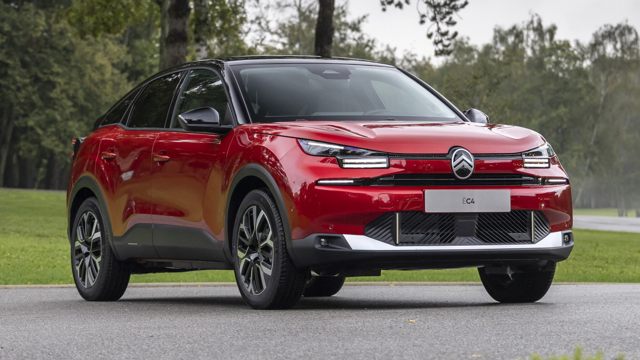 2025 Citroen C4 And C4 X Debut In Paris With A New Face | Carscoops