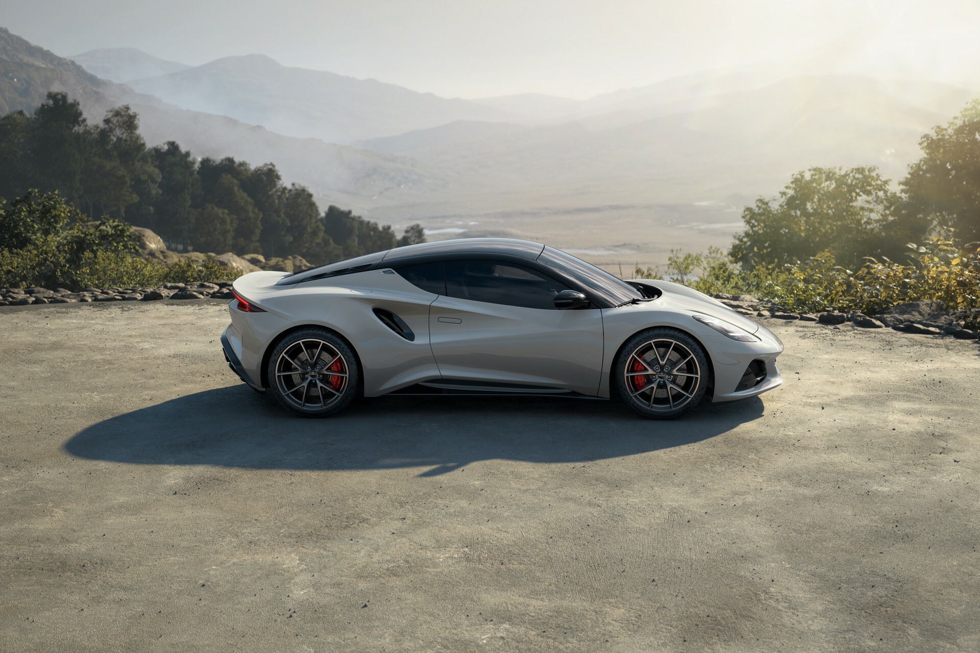 2025 Lotus Emira Turbo SE Lands With 400 HP Four-Pot From AMG | Carscoops