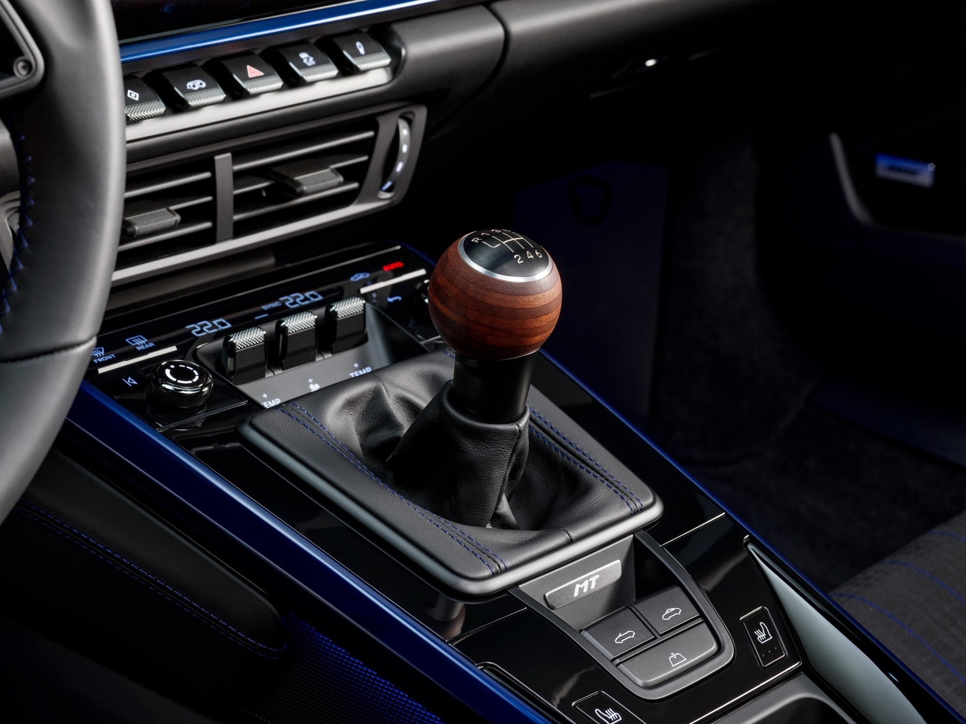2025 Porsche 911 Carrera T Is A 6sp Manual-Only ‘Lightweight’ That’s ...
