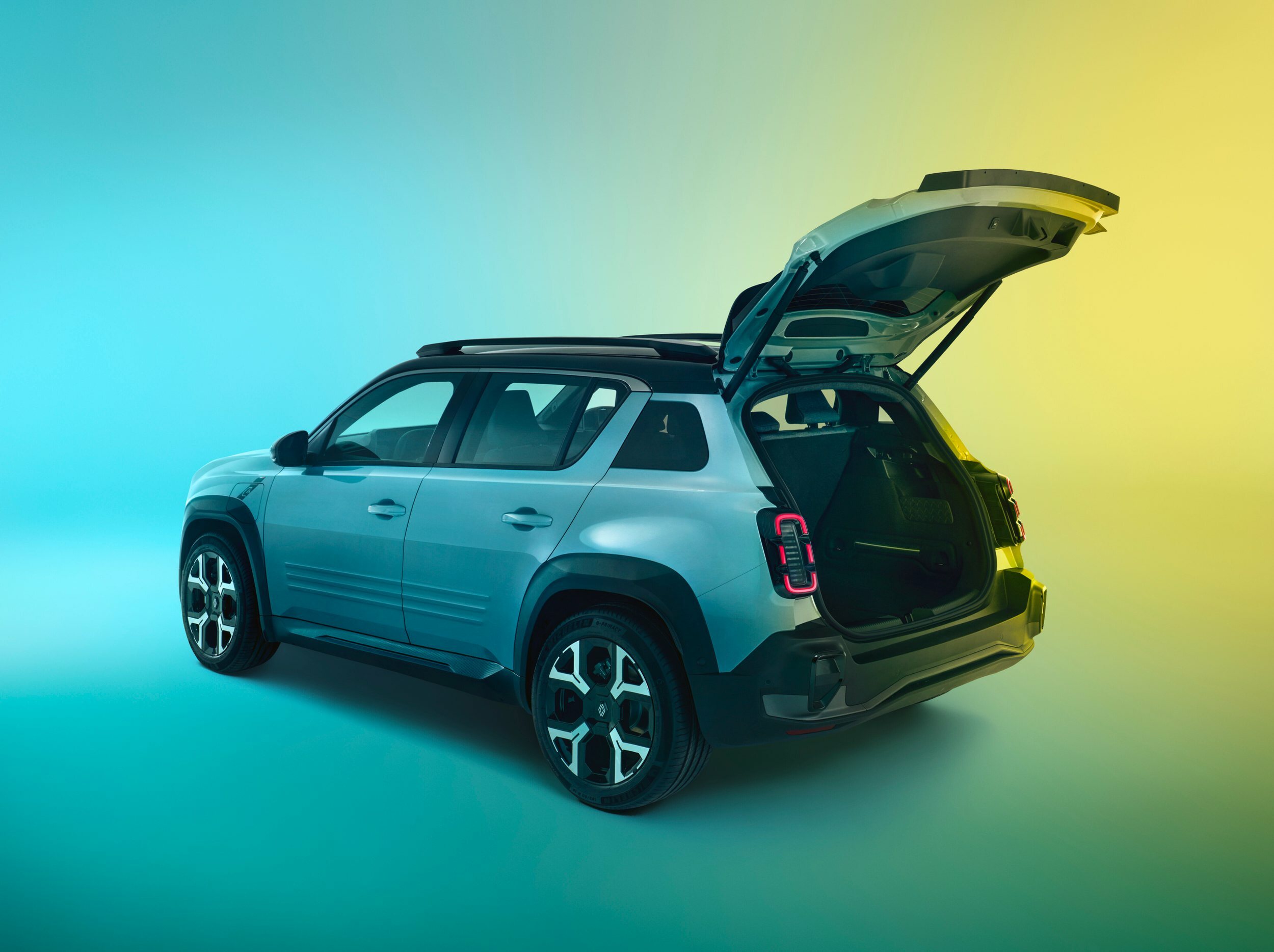 2025 Renault 4 E-Tech Is A Small Electric SUV With Retro Looks | Carscoops