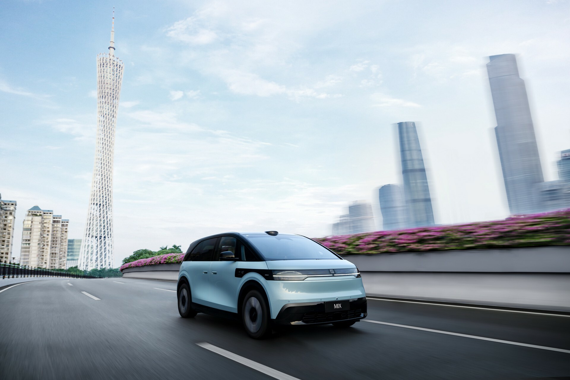 The New Zeekr Mix Is China’s Space-Age Answer To VW’s ID. Buzz | Carscoops