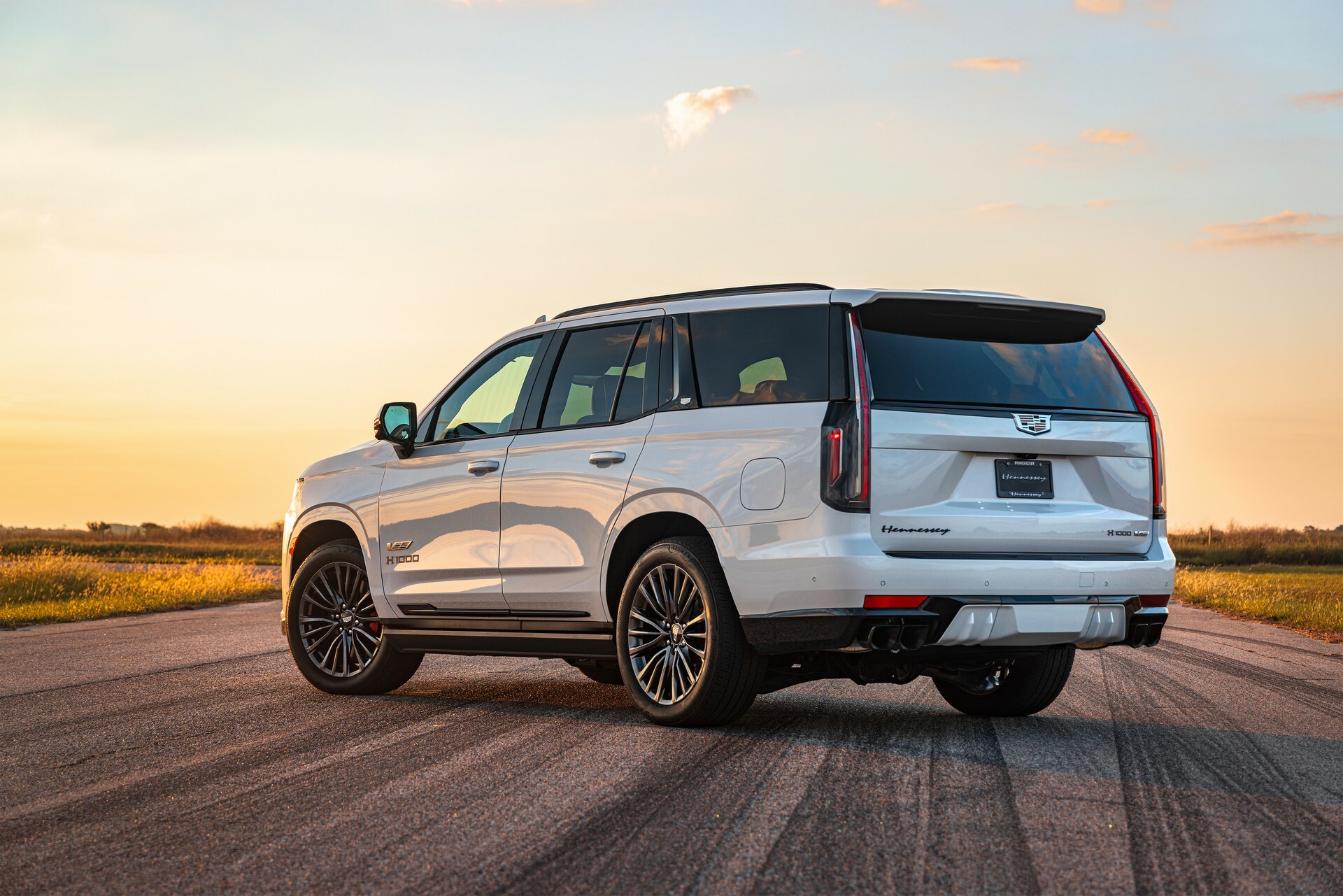 Hennessey’s 1,005 HP Cadillac Escalade-V Races Lamborghini Huracan, Can ...