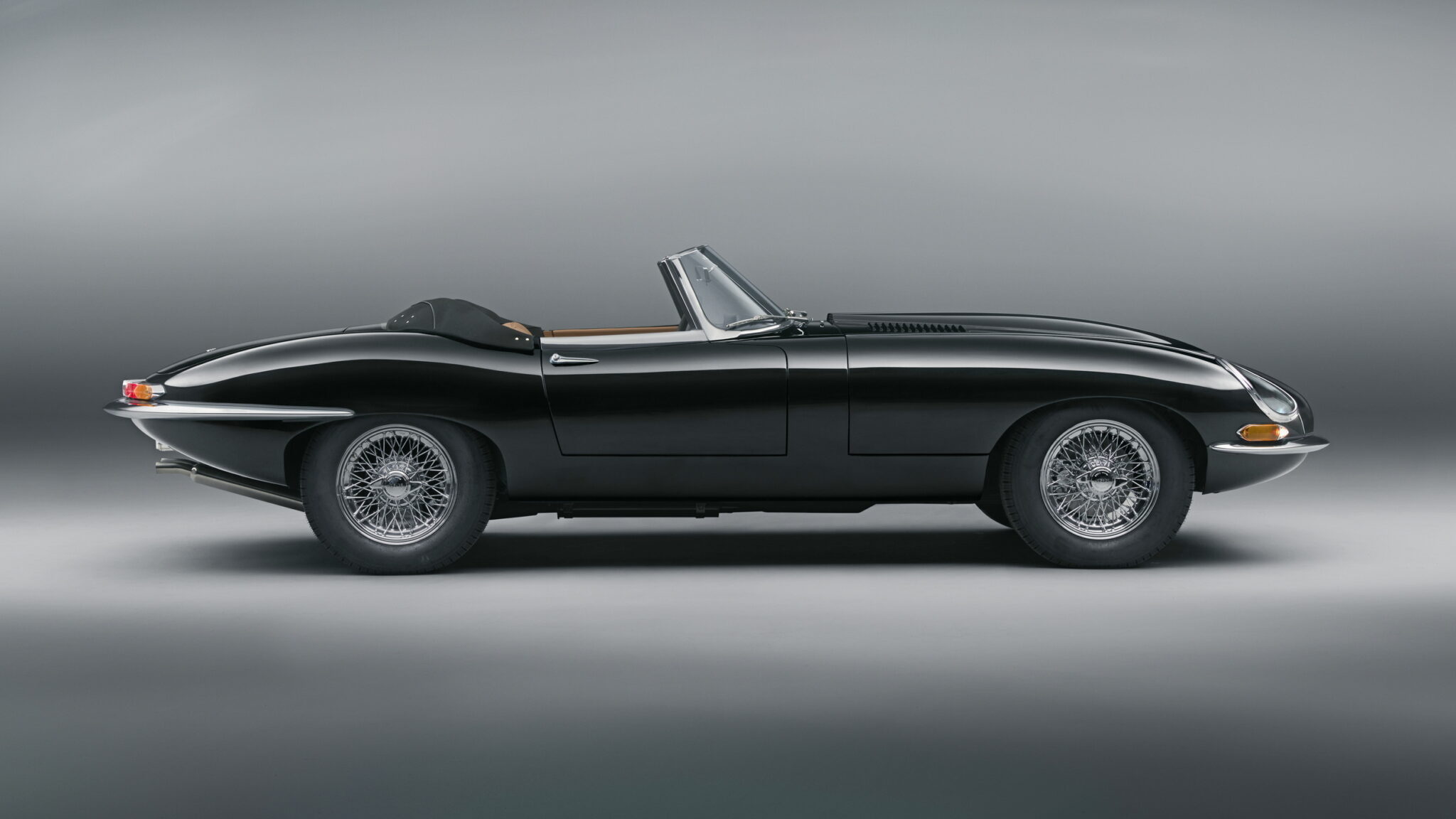Jaguar Just Built Two New E-Types, 50 Years After Production Ended ...