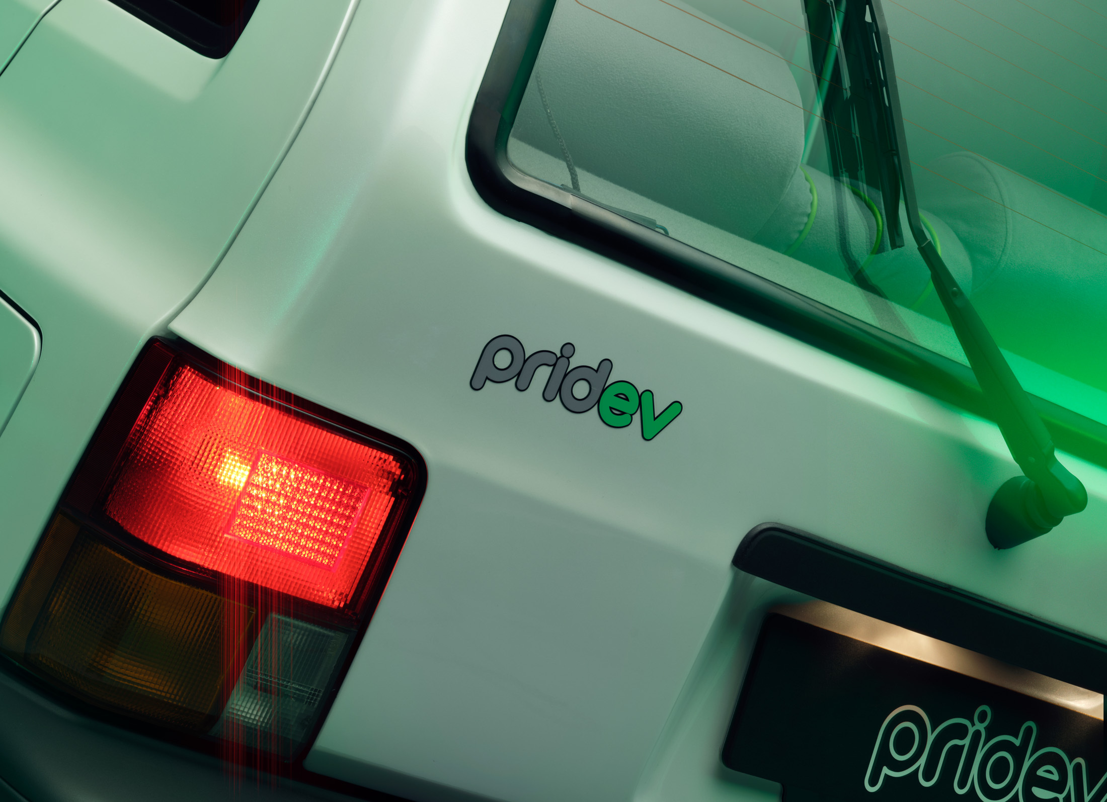 Kia Built A 1996 Electric Sleeper With A 5-Speed Manual That’ll Smoke ...