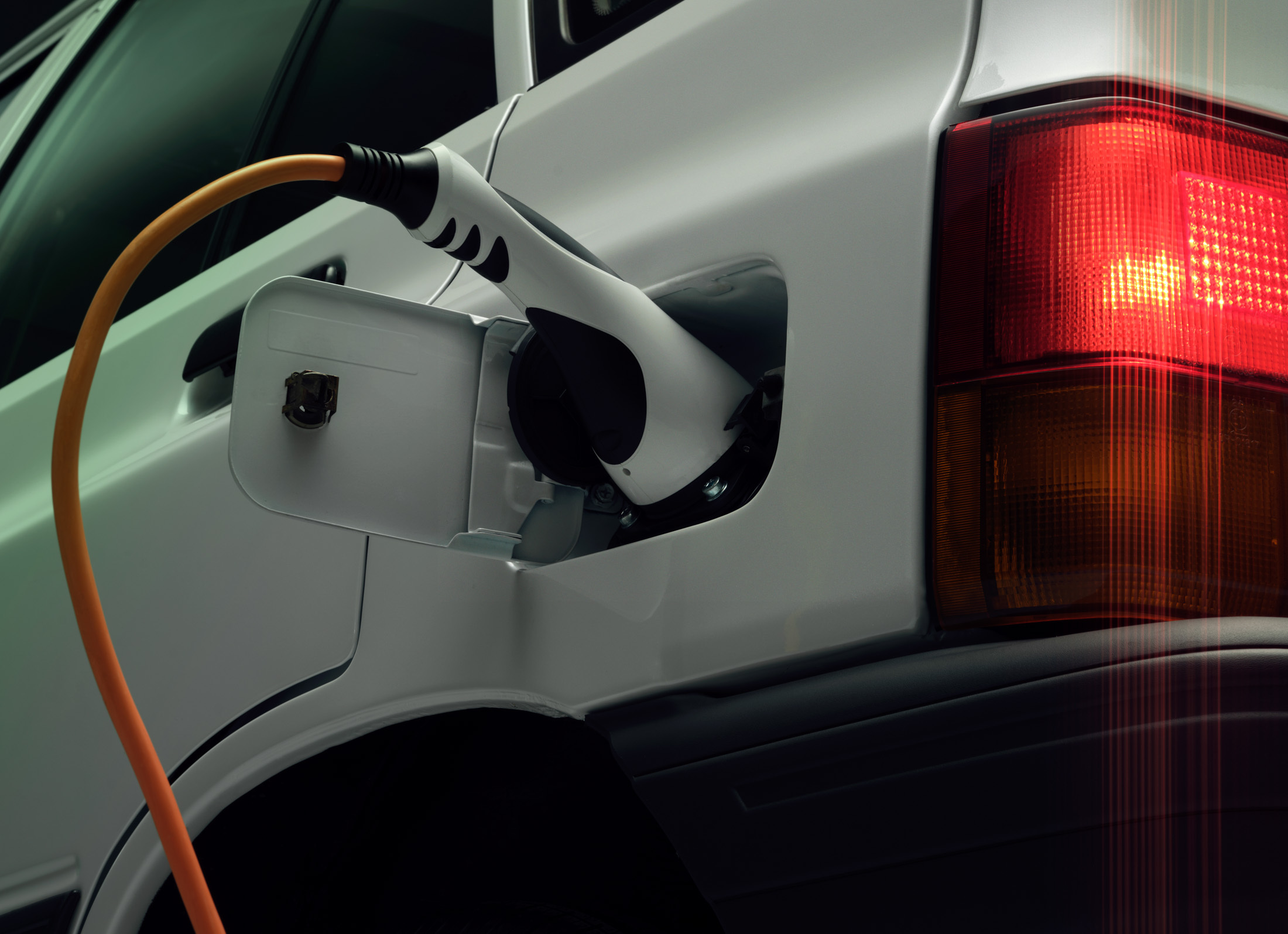 Kia Built A 1996 Electric Sleeper With A 5-Speed Manual That’ll Smoke ...