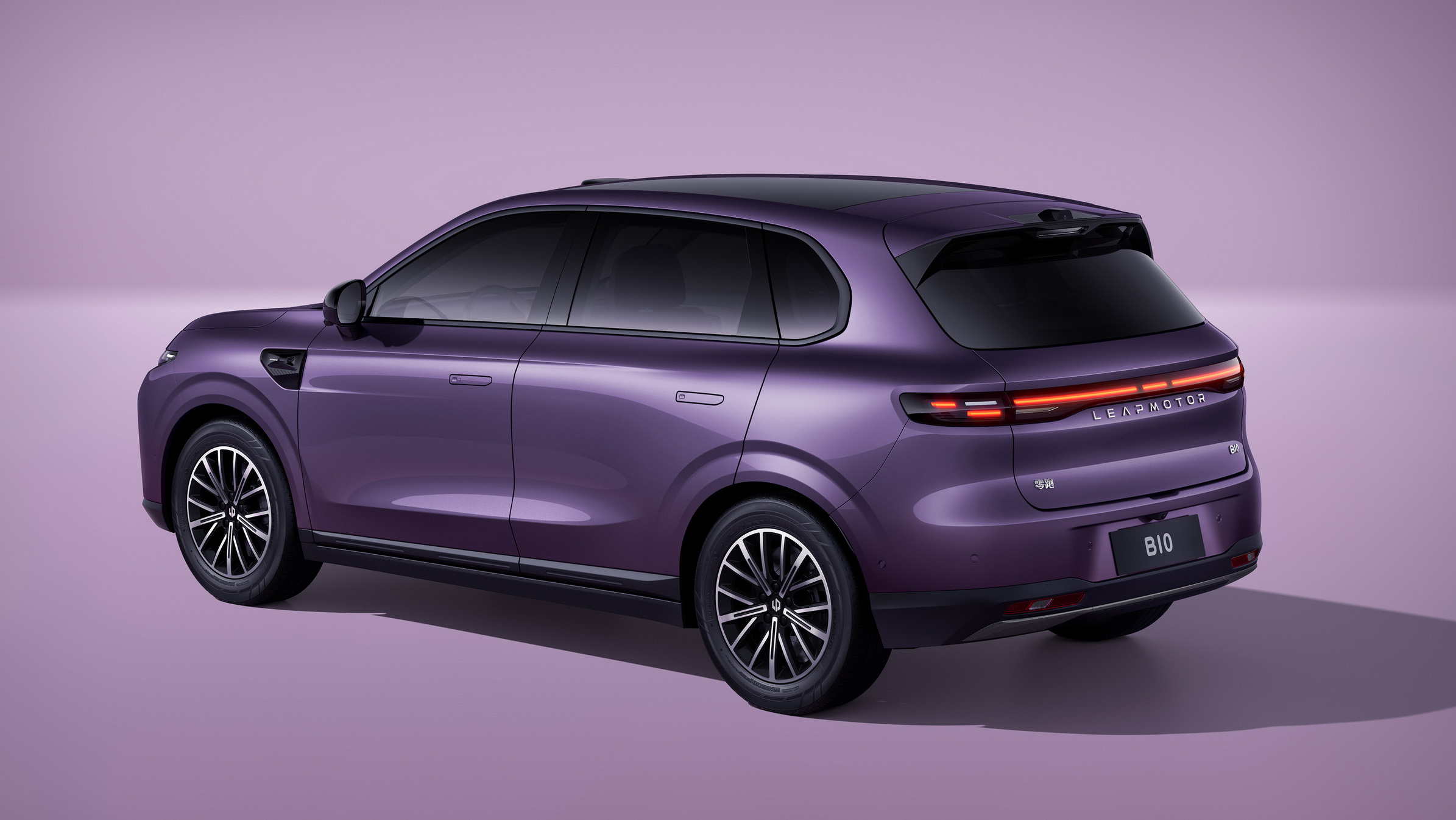 New Leapmotor B10 Goes After Europe s EV Market With Stellantis In Its