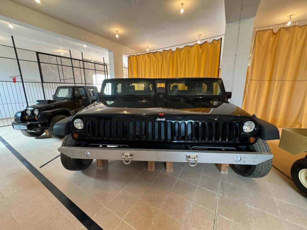 World’s Skinniest Jeep Wrangler Is A Real-Life Little Tikes Cozy Coupe ...