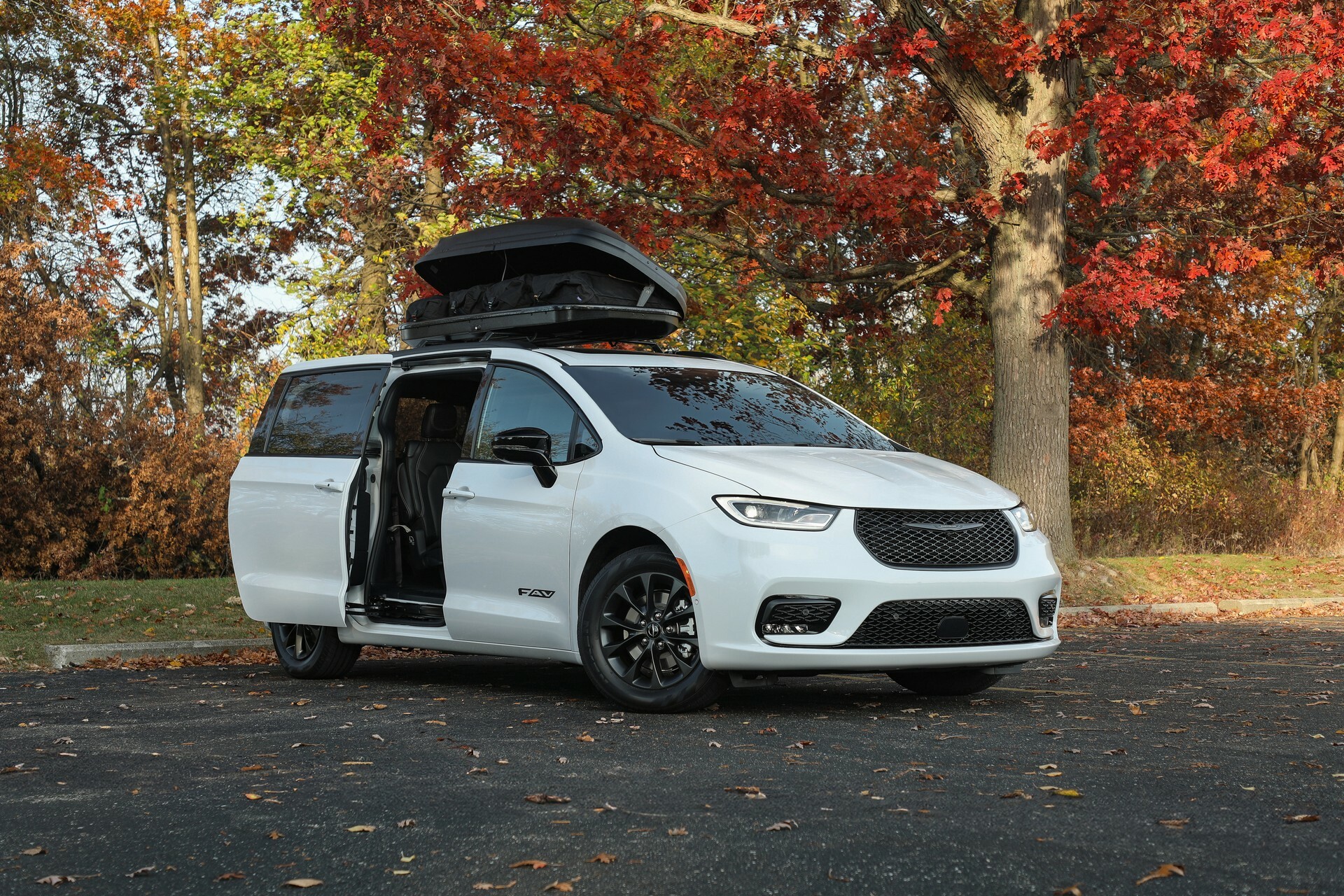 2025 Chrysler Pacifica FAV Edition Promises Adventure, Delivers A Roof ...