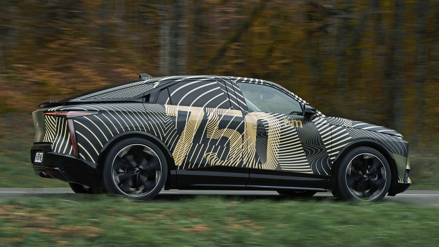 DS N°8 Electric Fastback Crossover Reveals Its Interior Ahead Of ...