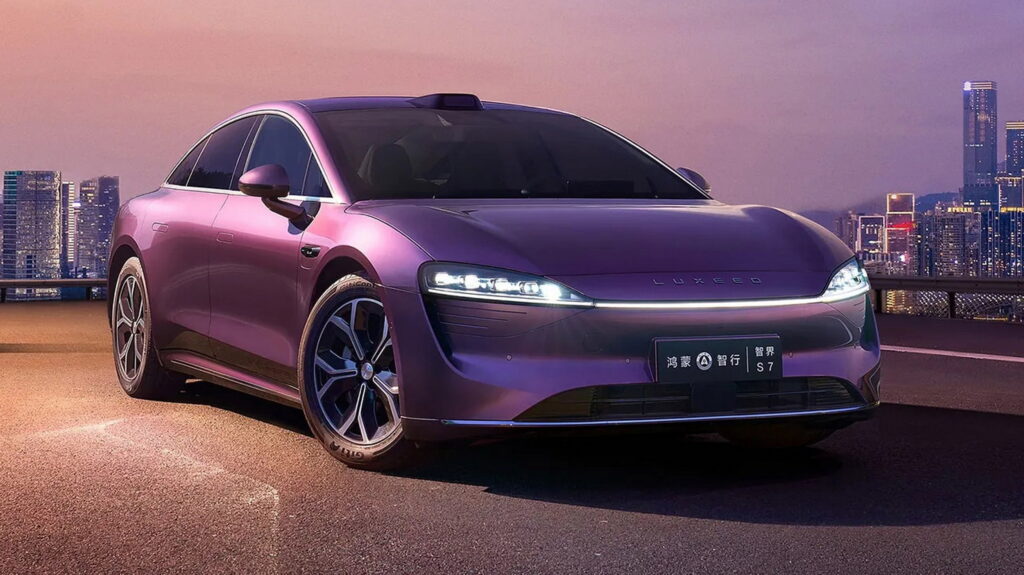 Huawei’s Updated Luxeed S7 Undercuts Rival Tesla Model 3 | Carscoops