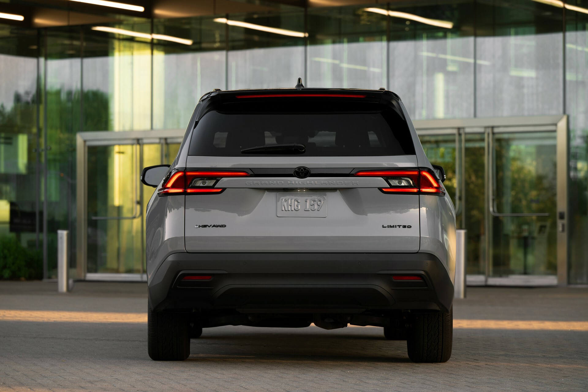 2025 Toyota Grand Highlander Is $2,460 Cheaper, Adds Blacked-Out ...